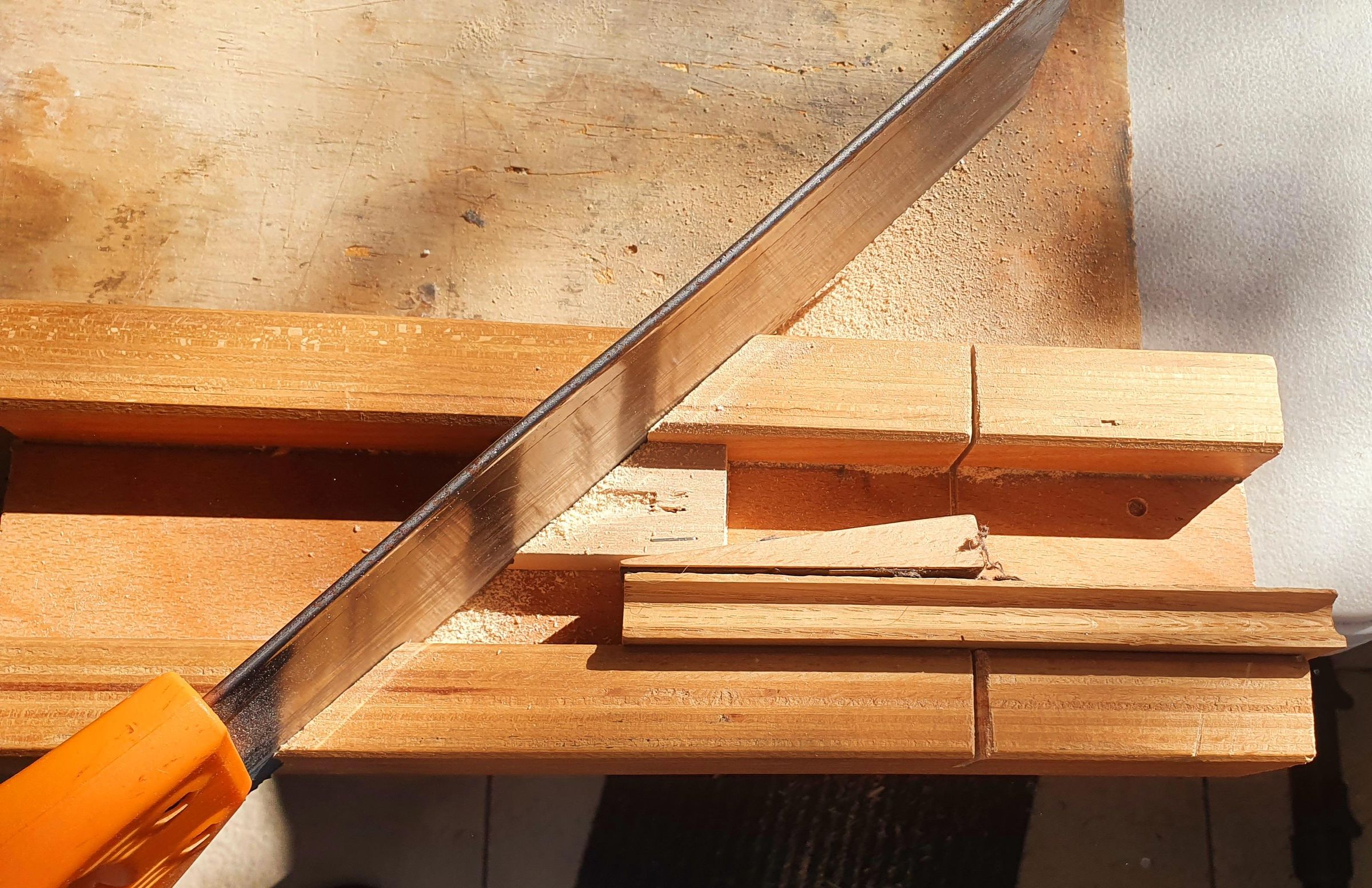 Wobbly Table Leveler : 4 Steps - Instructables