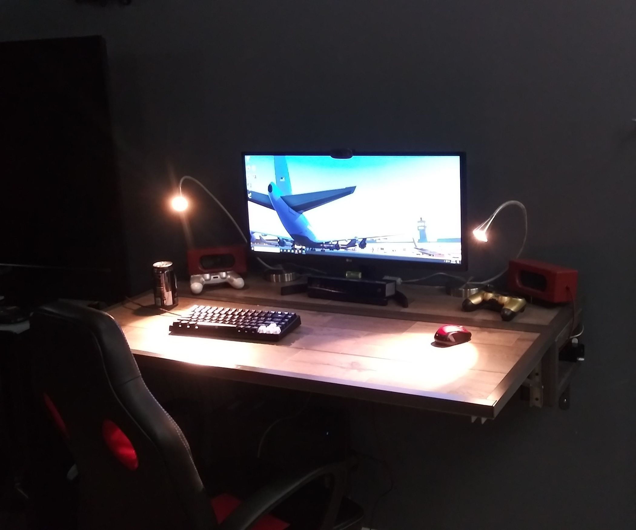 Floating Folding Desktop : 9 Steps (with Pictures) - Instructables