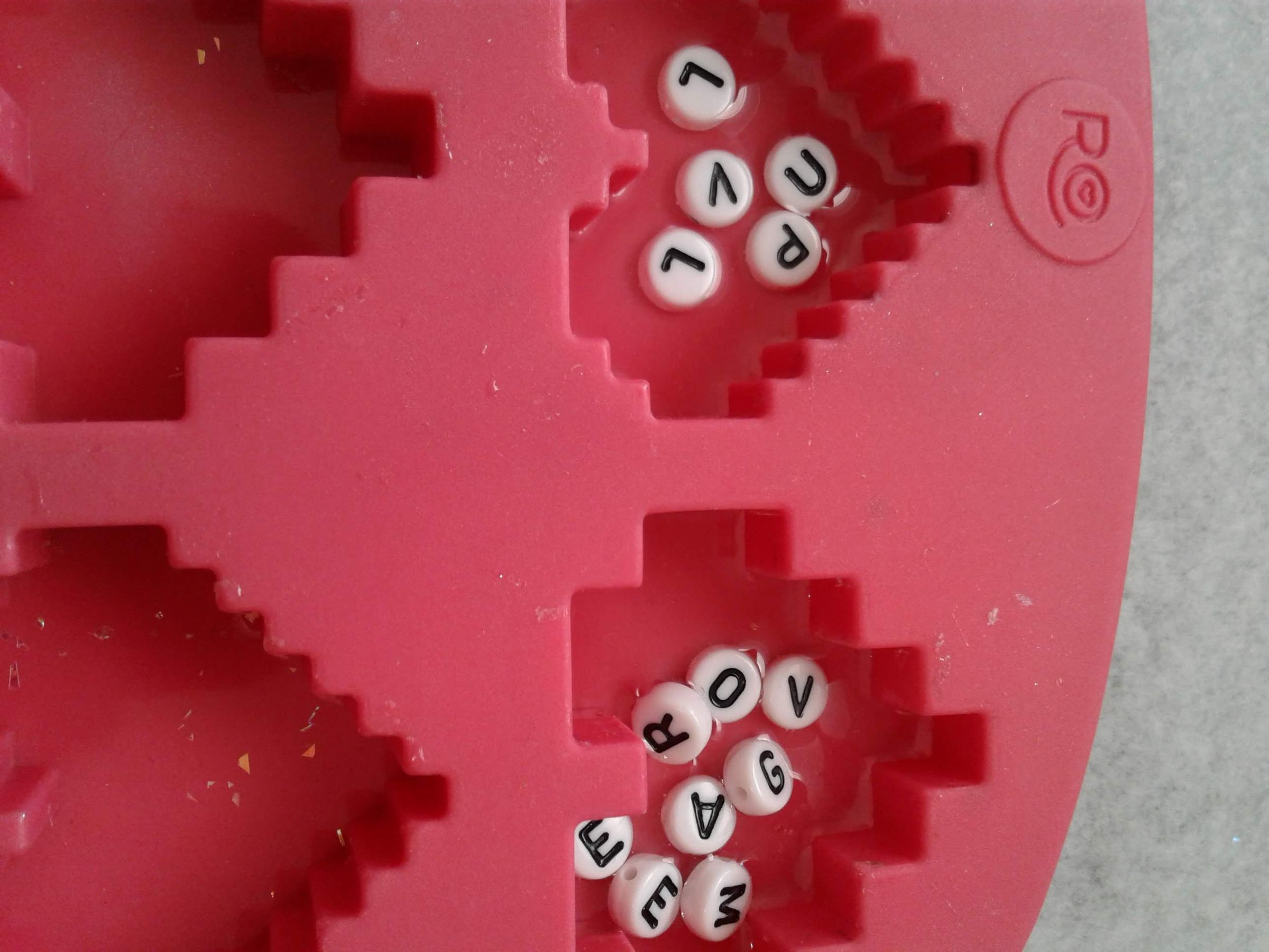 How to Place Letters in Resin Pins : 3 Steps - Instructables