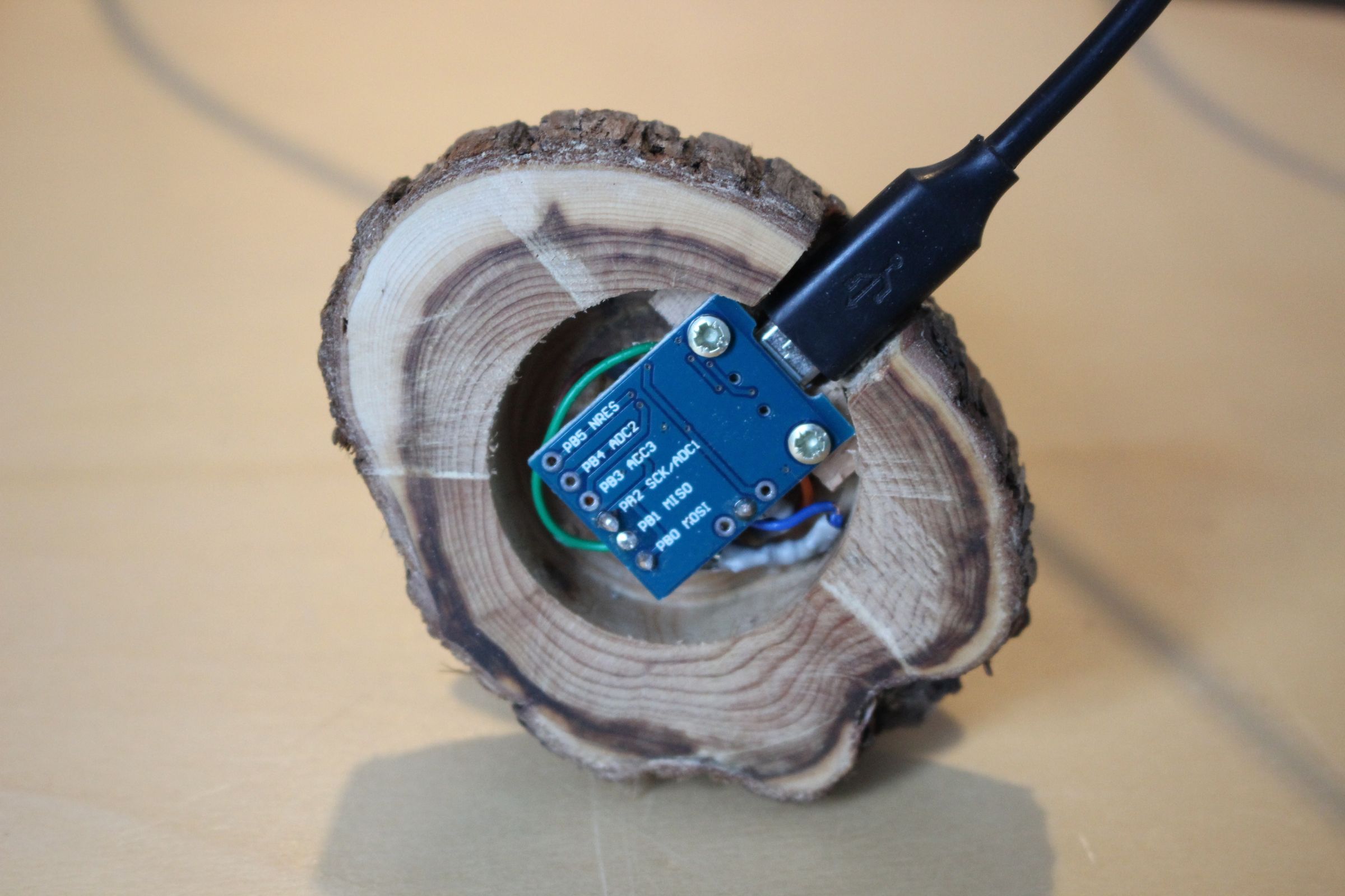 Kitsh Desktop USB Christmas Tree for Geeks : 7 Steps (with Pictures ...