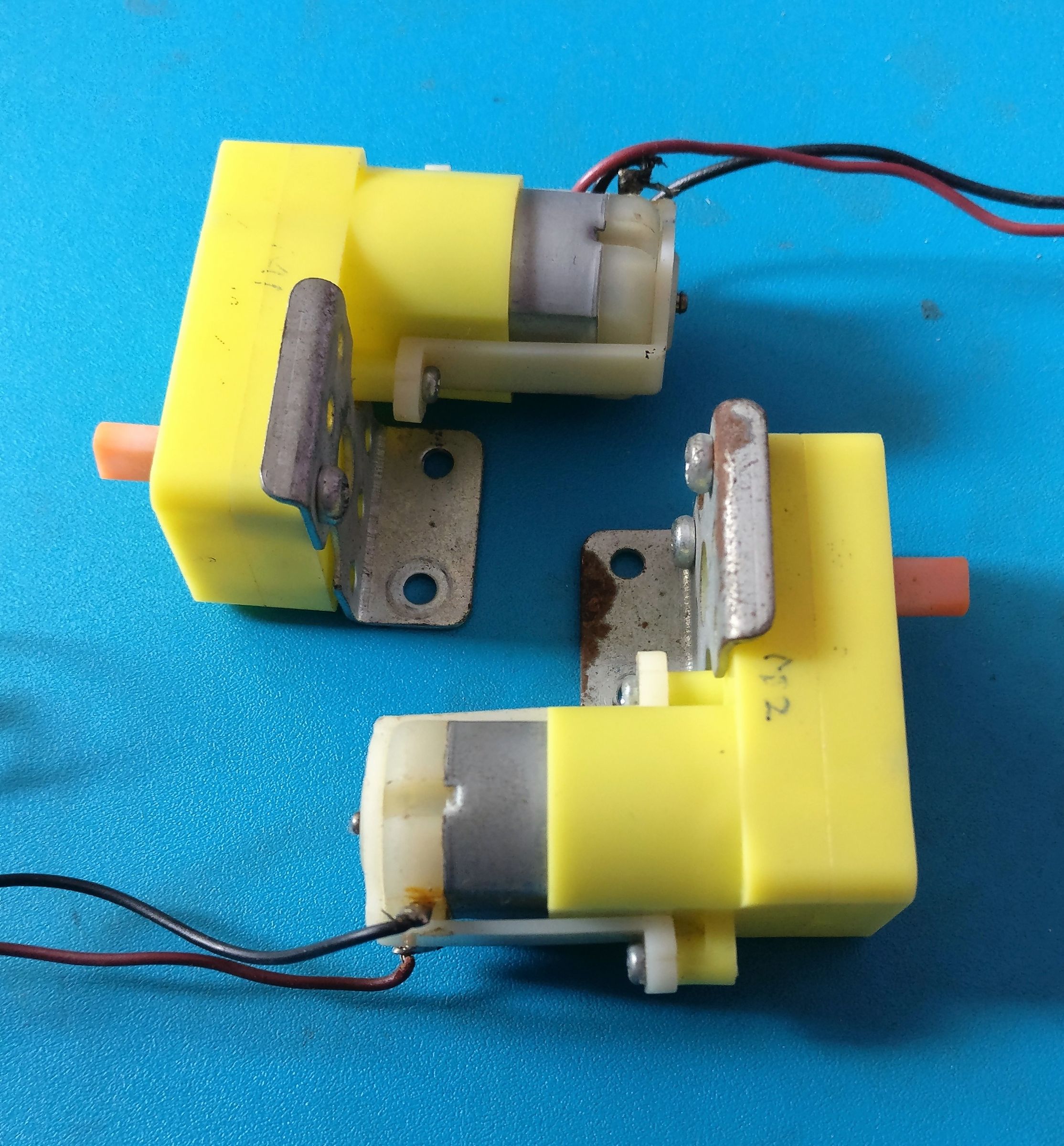 Gesture Controlled Rover Using an Accelerometer and an RF Transmitter ...