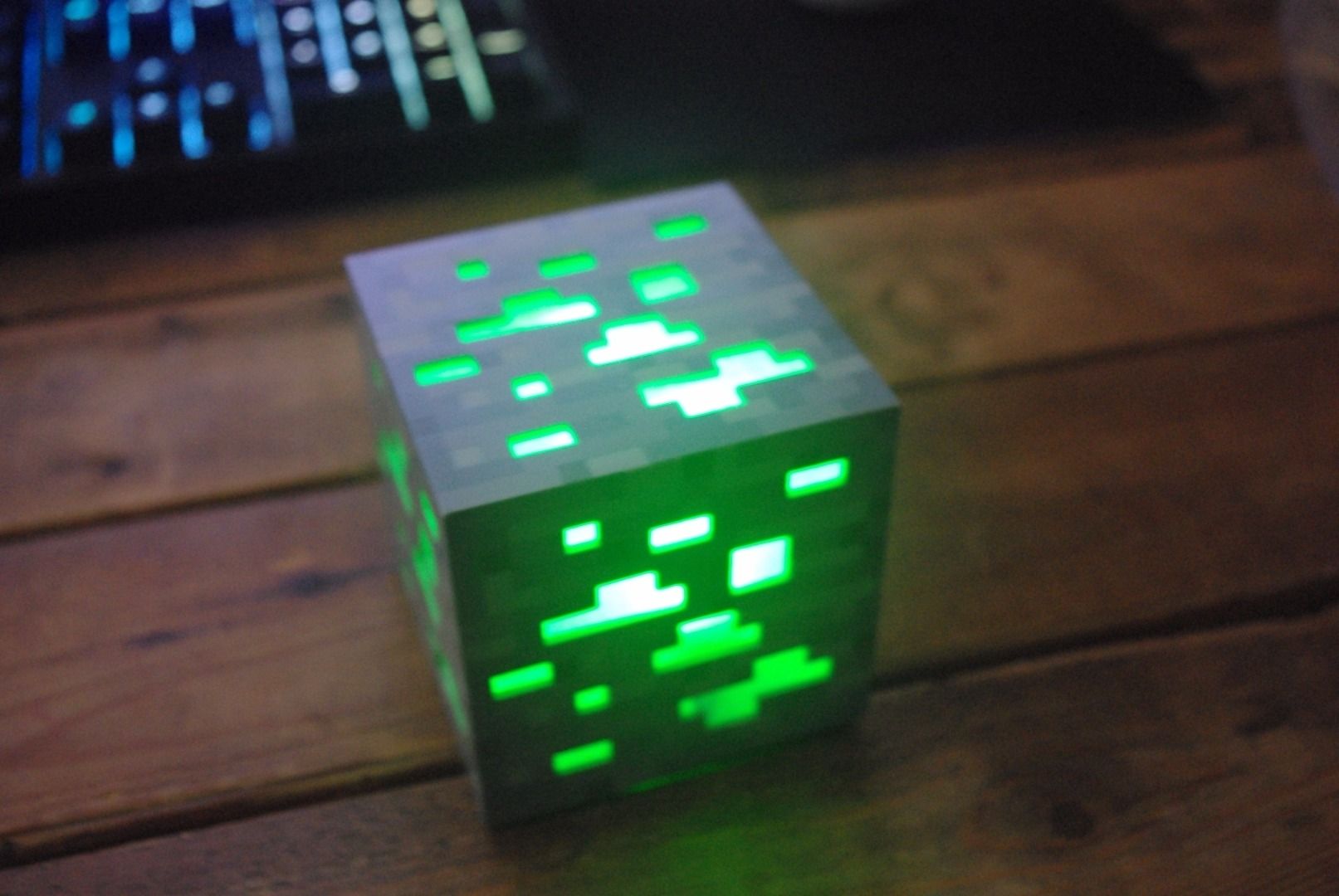 Minecraft Rainbow Ore Lamp : 6 Steps - Instructables