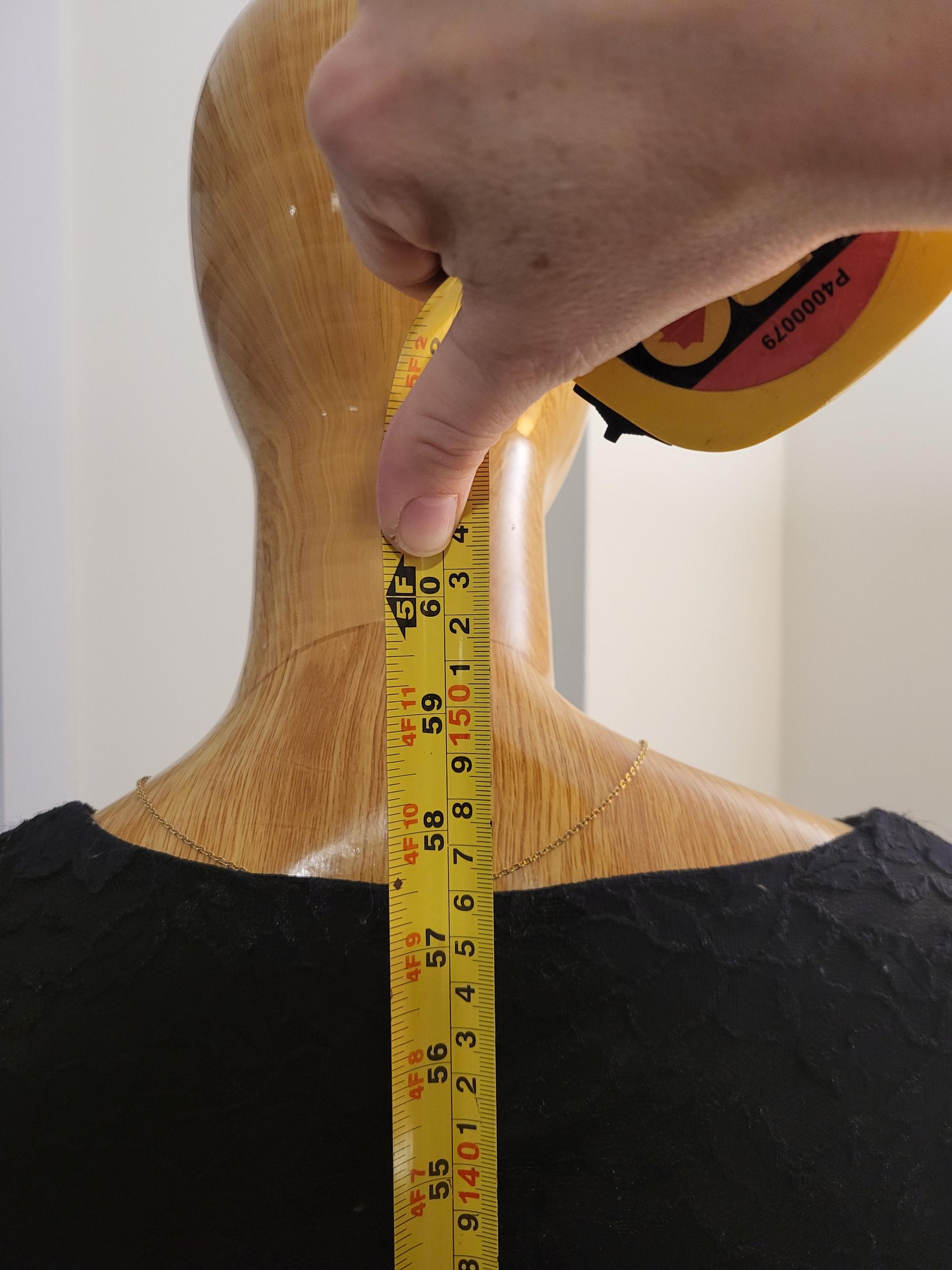 Easy DIY Cloak From a Bedsheet : 10 Steps (with Pictures) - Instructables