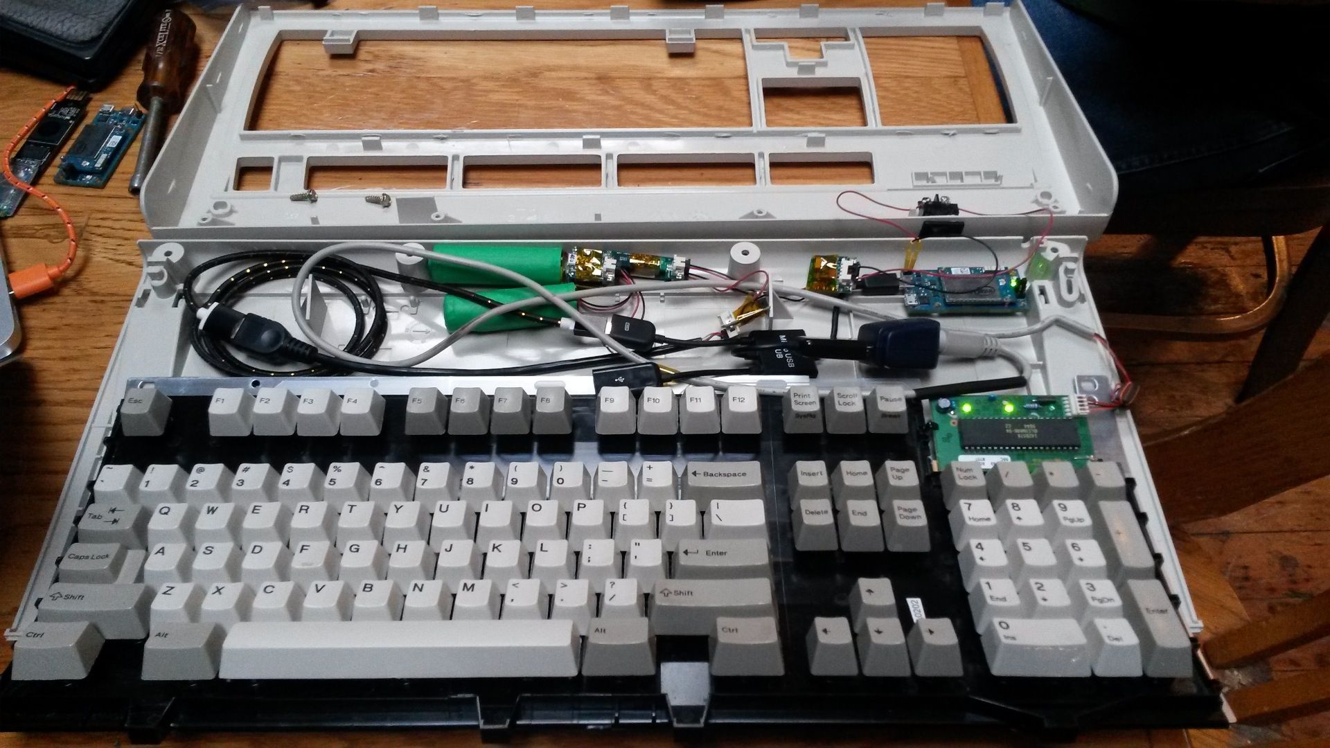 Model Magic X86 Mobile Keyboard Computer - Instructables