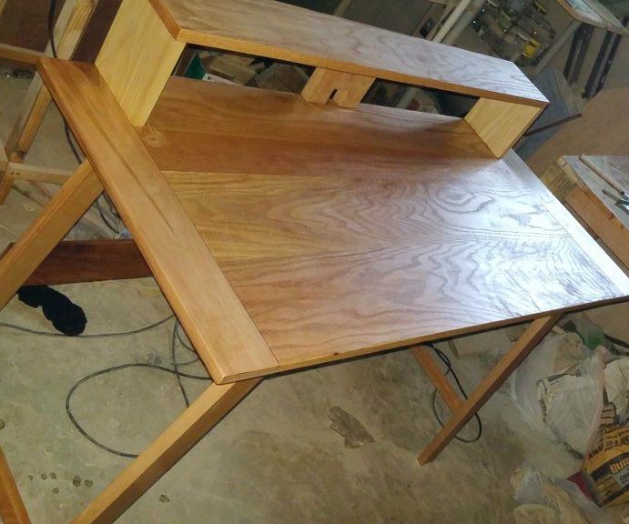 Wooden Desk : 4 Steps (with Pictures) - Instructables