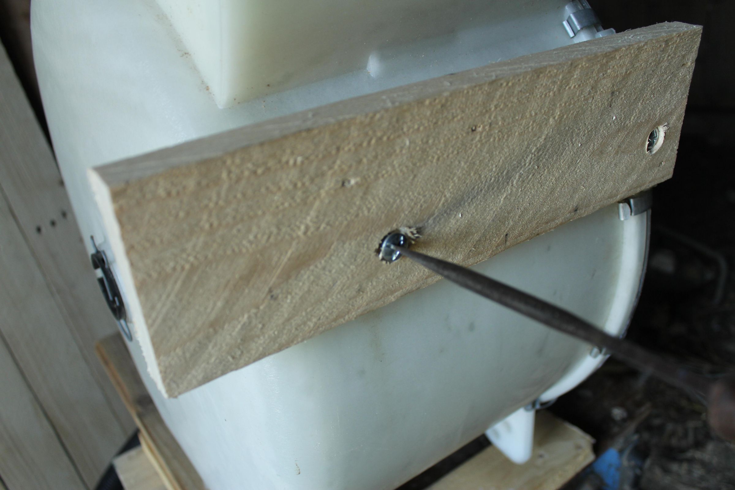 Make a Spin Dryer From a Discarded Washing Machine Drum, an Abandoned ...