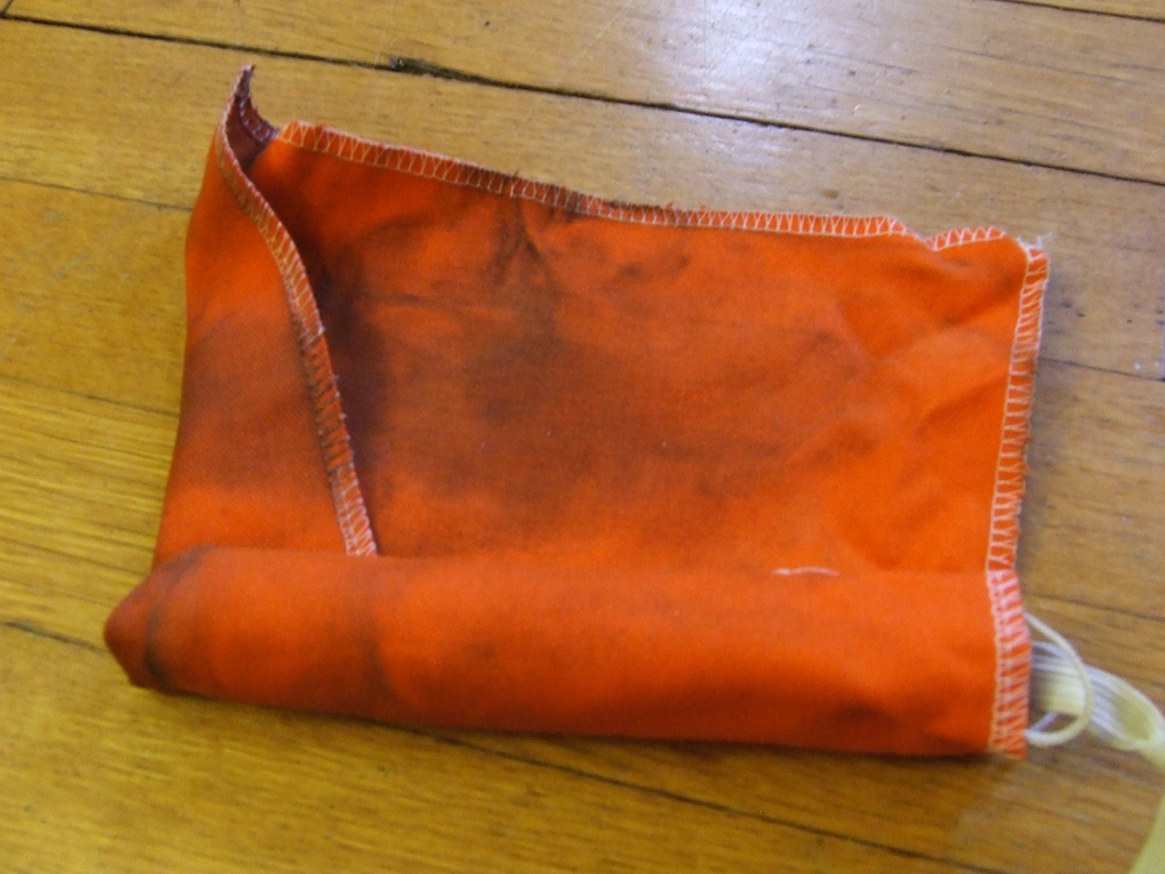 Paracute Folding Tutorial for Small Cloth Chutes : 6 Steps - Instructables
