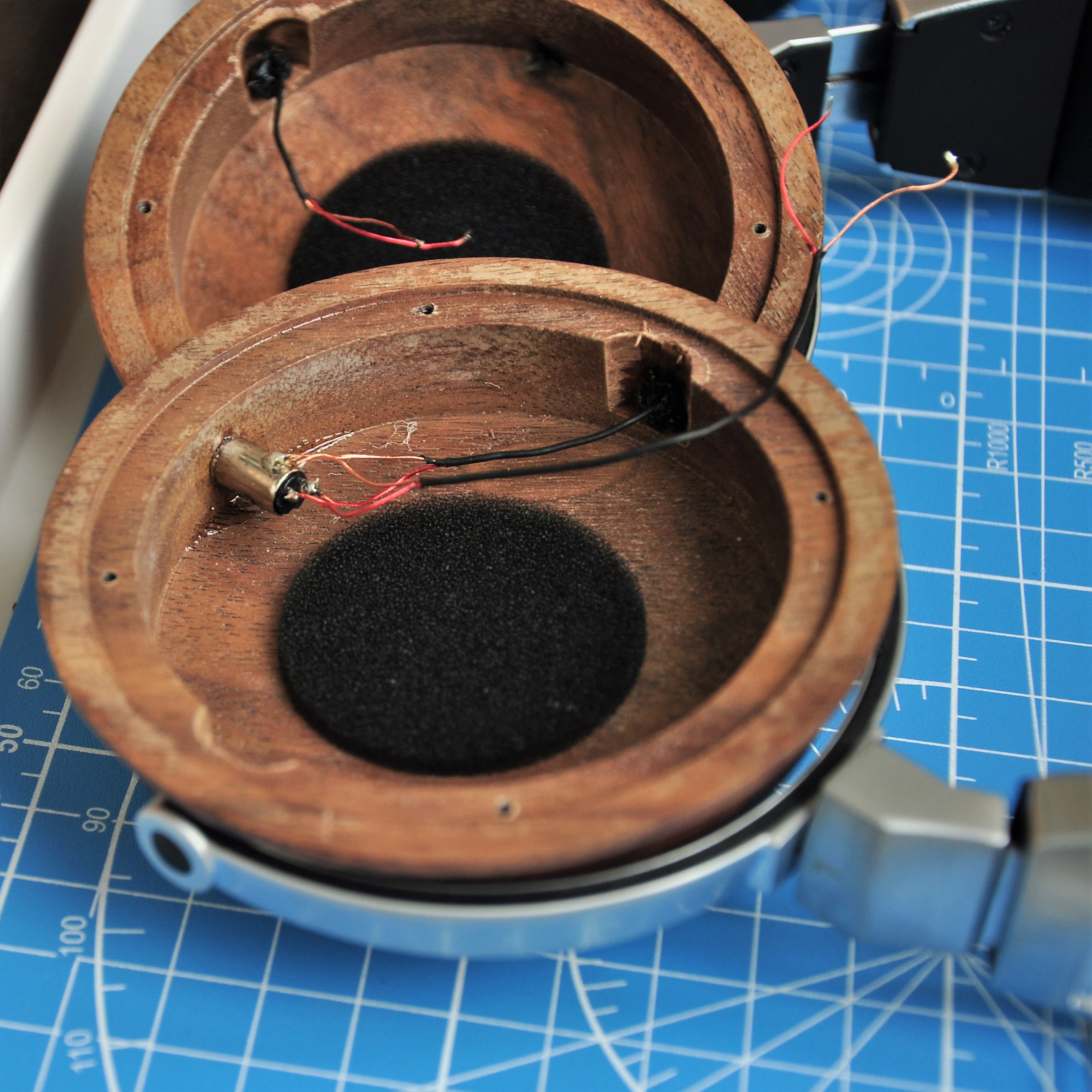 Black Walnut Wooden Shell Headphone With Hi–Fi 40 or 50mm Sennheiser ...