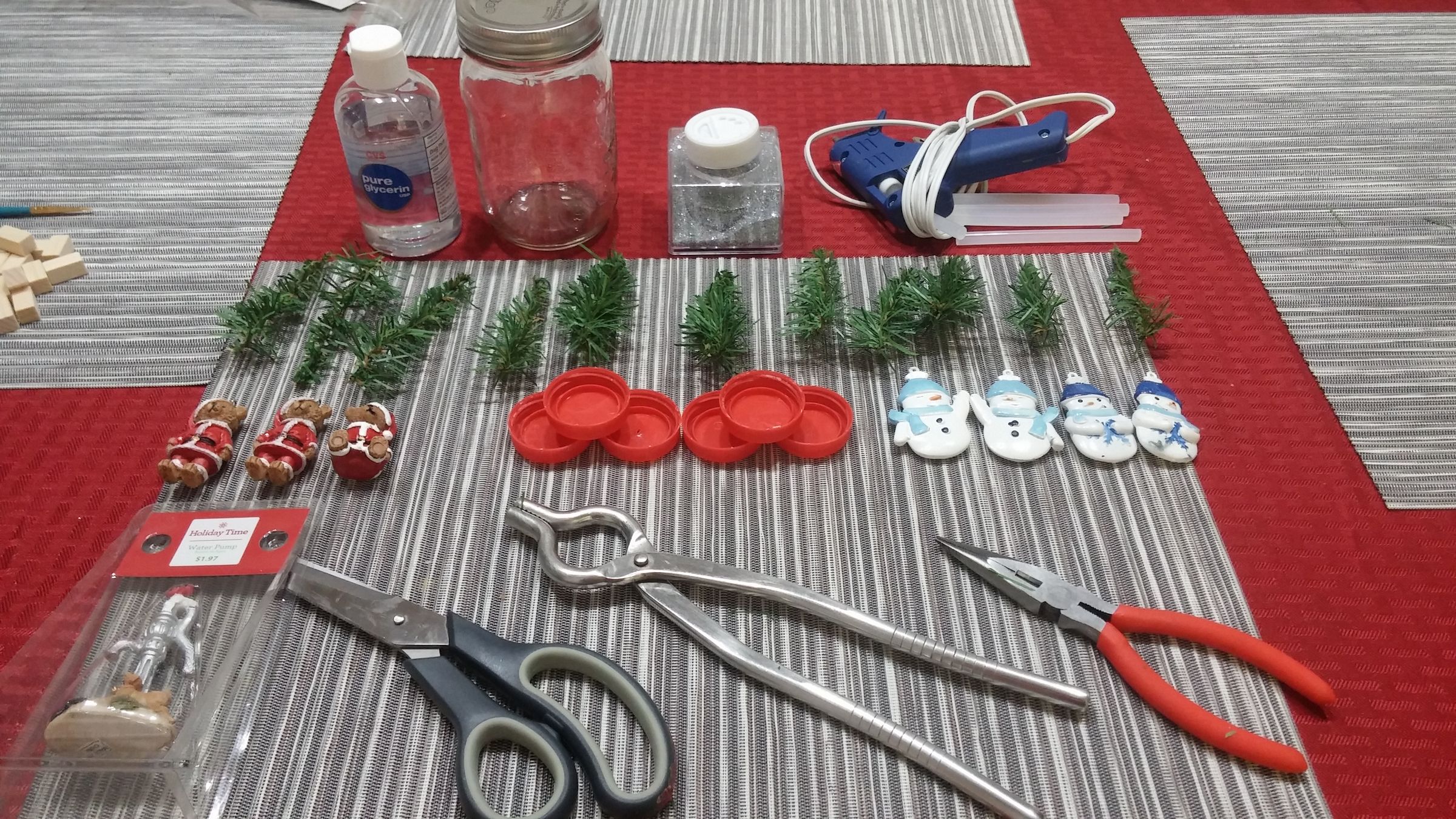 DIY Snow Globe : 4 Steps - Instructables