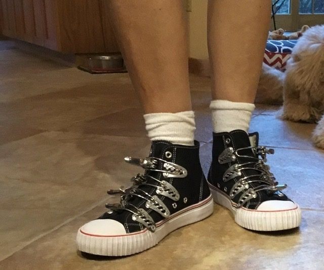 Ski Buckle Hi Tops : 4 Steps - Instructables