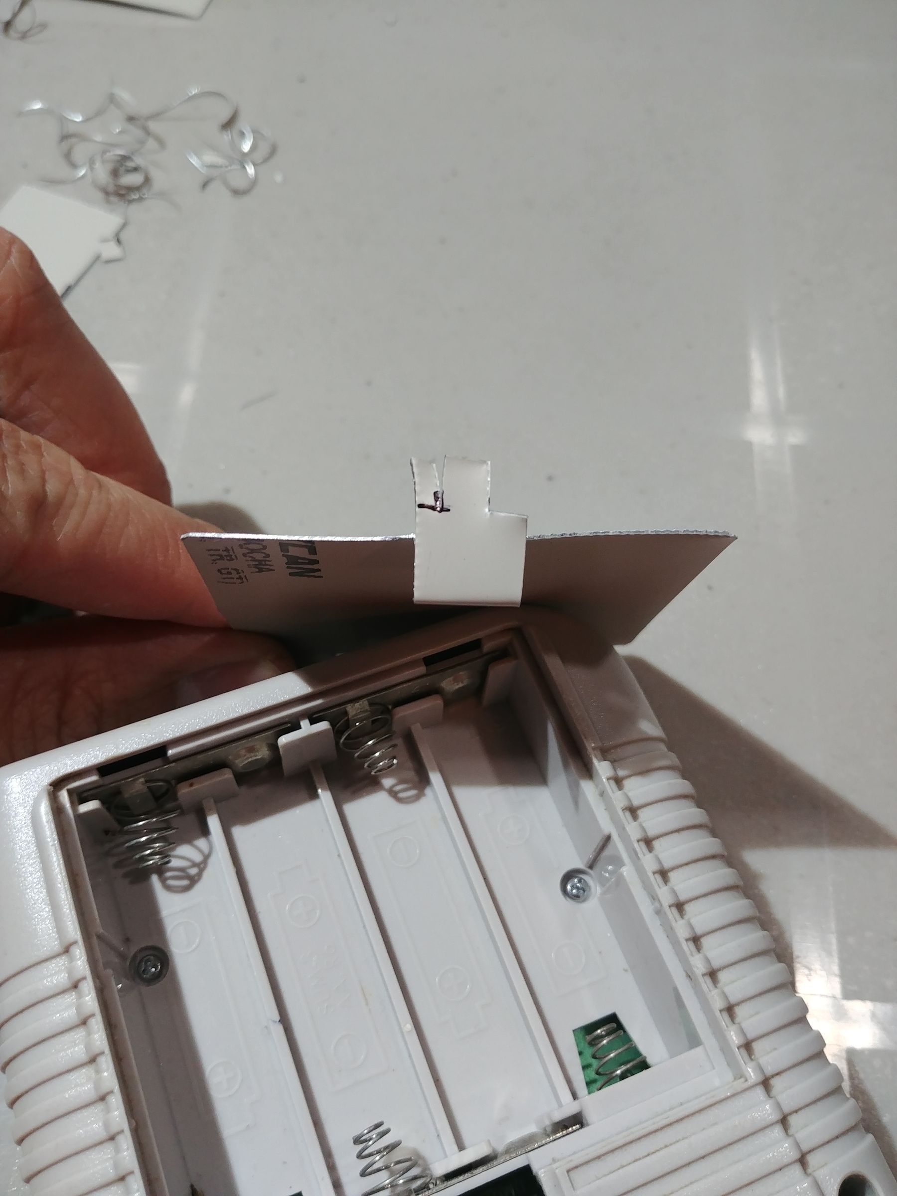 Replacement Remote Control Battery Cover : 5 Steps - Instructables