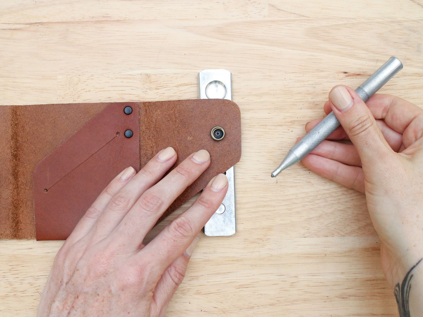 Leather Hardware: Snaps : 5 Steps - Instructables