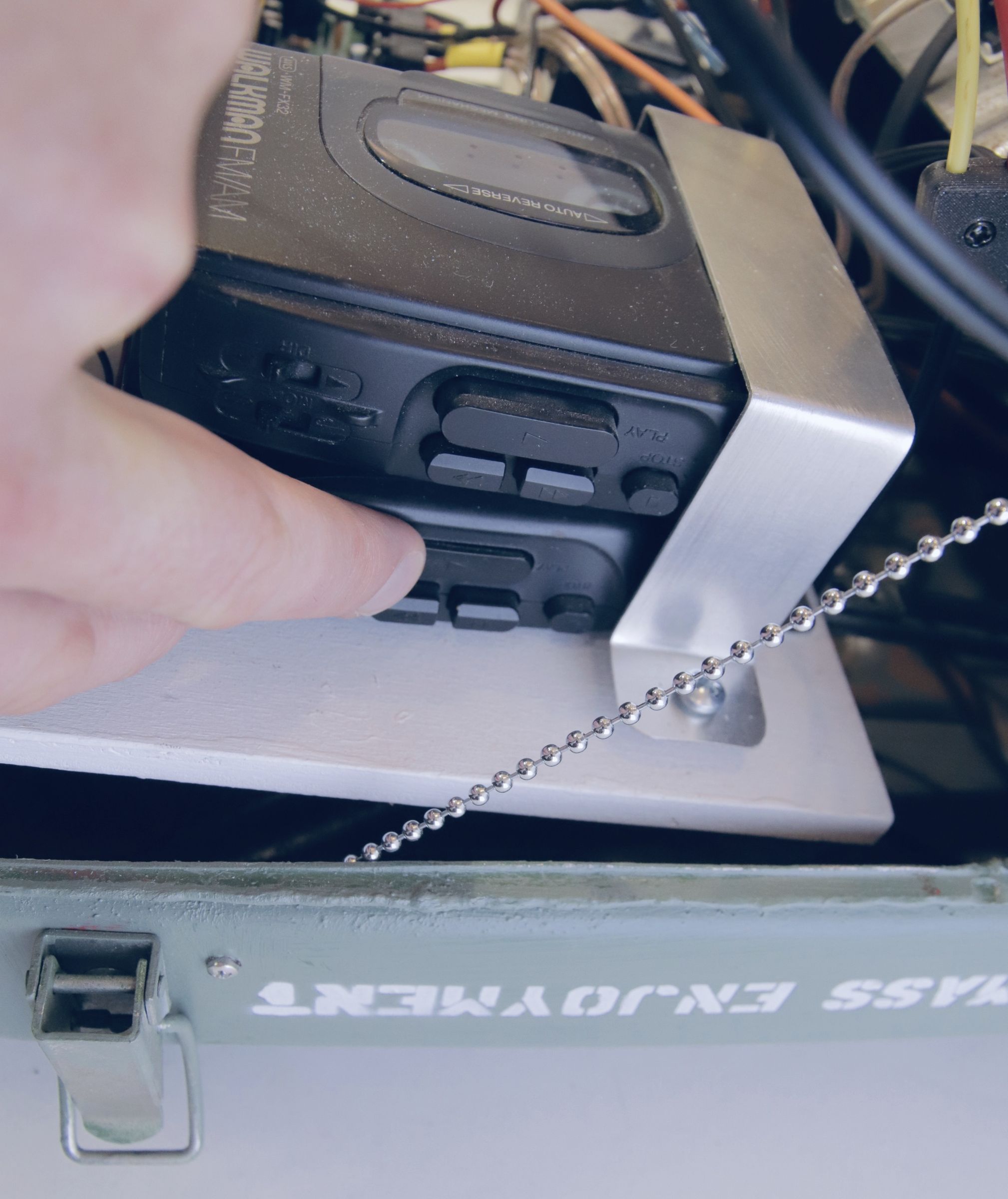 The Portable Laff Box : 13 Steps (with Pictures) - Instructables