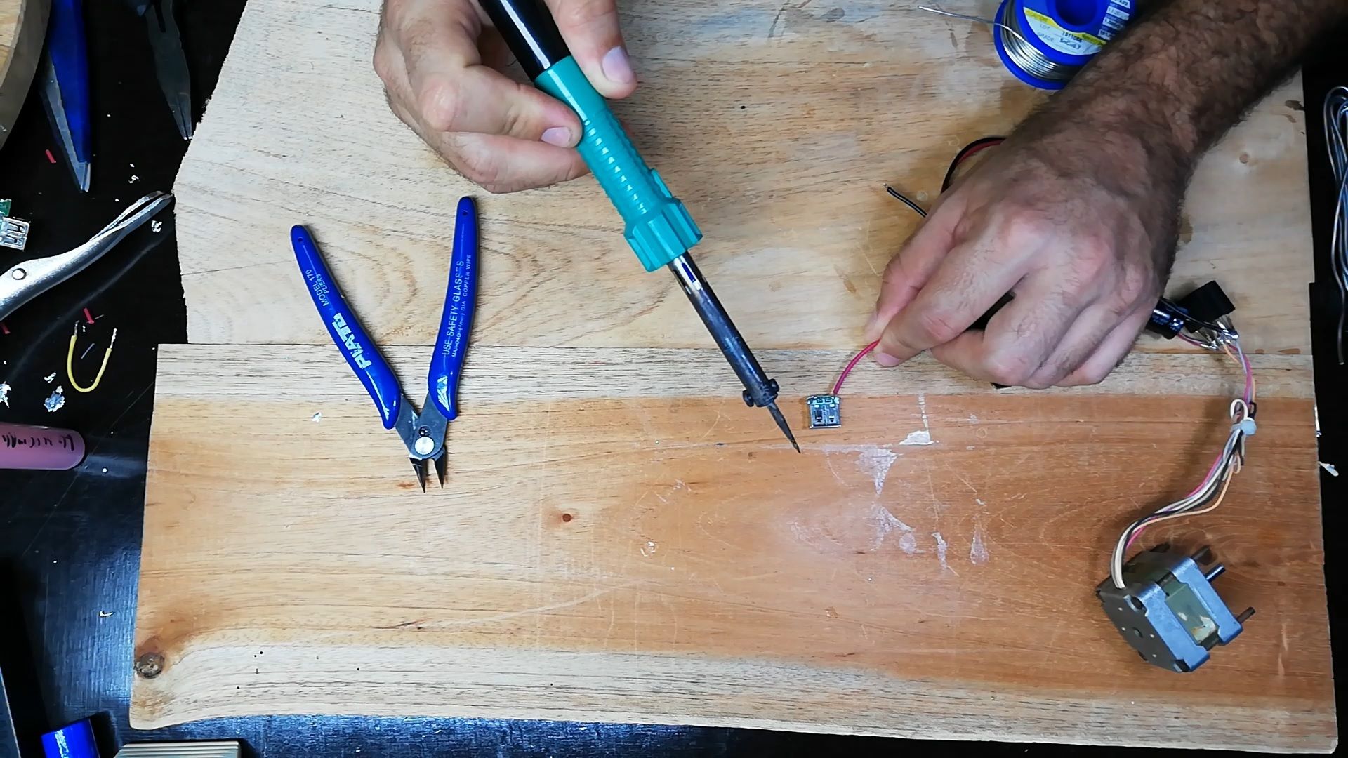 Portable Savonius Wind Turbine With Deflectors : 7 Steps (with Pictures ...