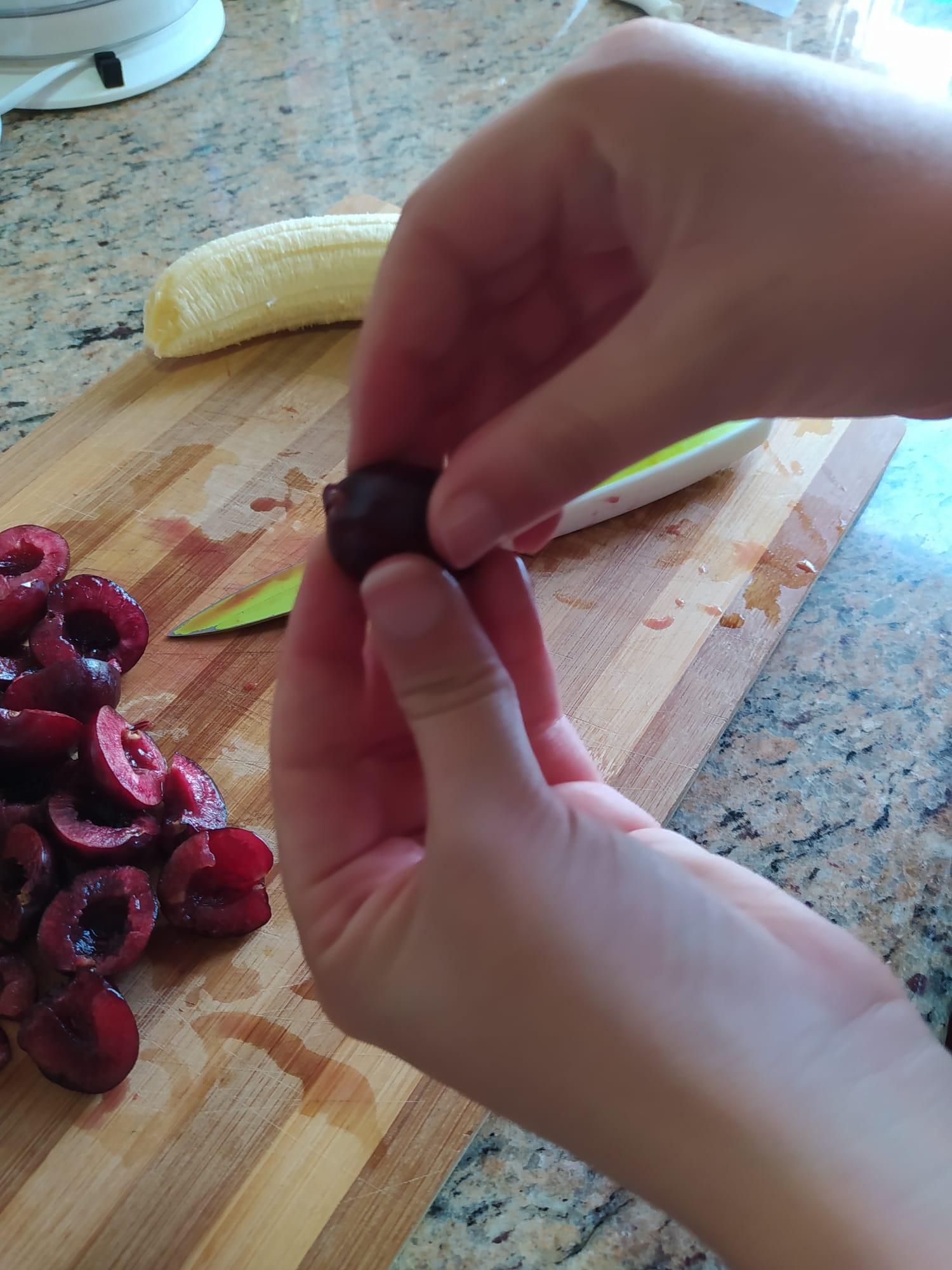 Simple and Healthy Ice Lolly Cherry, Banana and Lemon : 6 Steps (with ...
