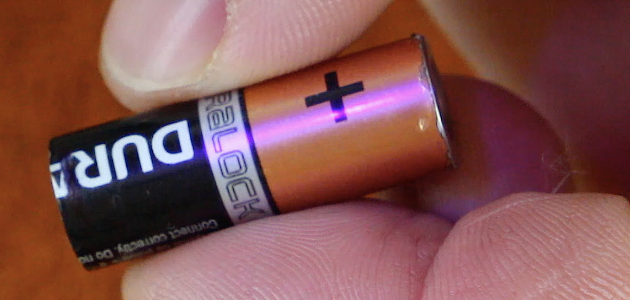 AAA Battery Burner Flame 3560 Fahrenheit : 10 Steps - Instructables