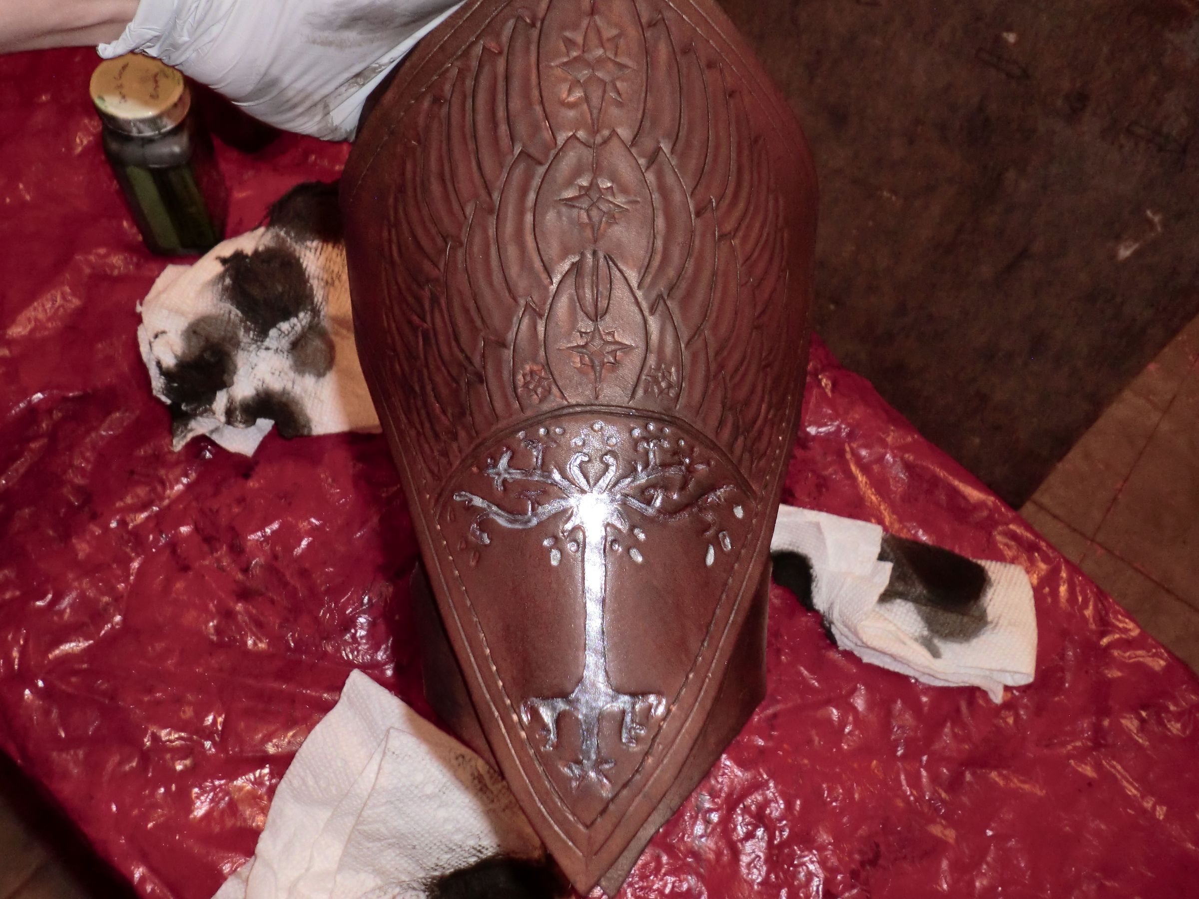 Aragorn's Leather Vambraces From Lord of the Rings : 3 Steps (with ...