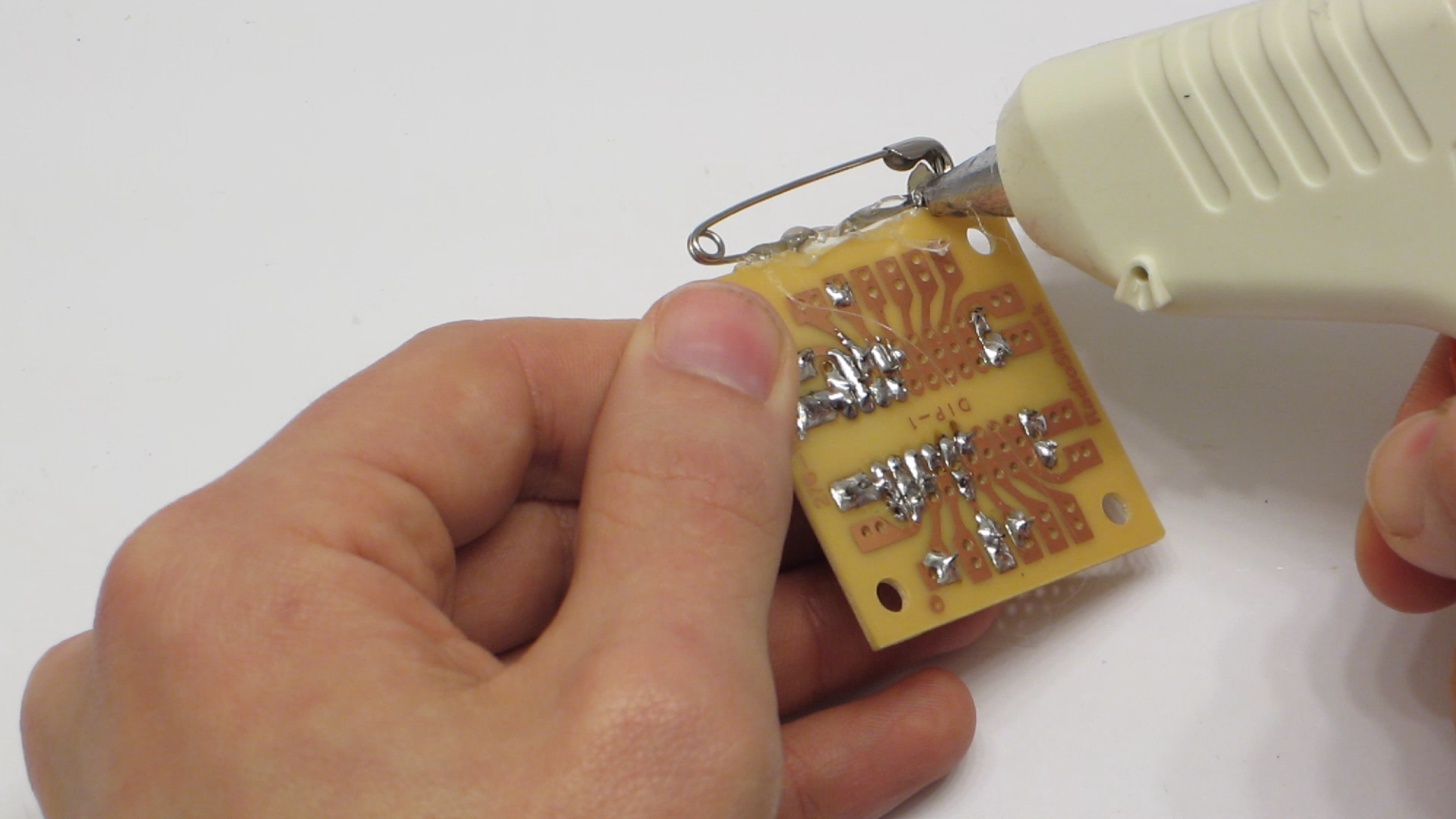 Flashlight Tag Light Sensitive Badges : 8 Steps - Instructables