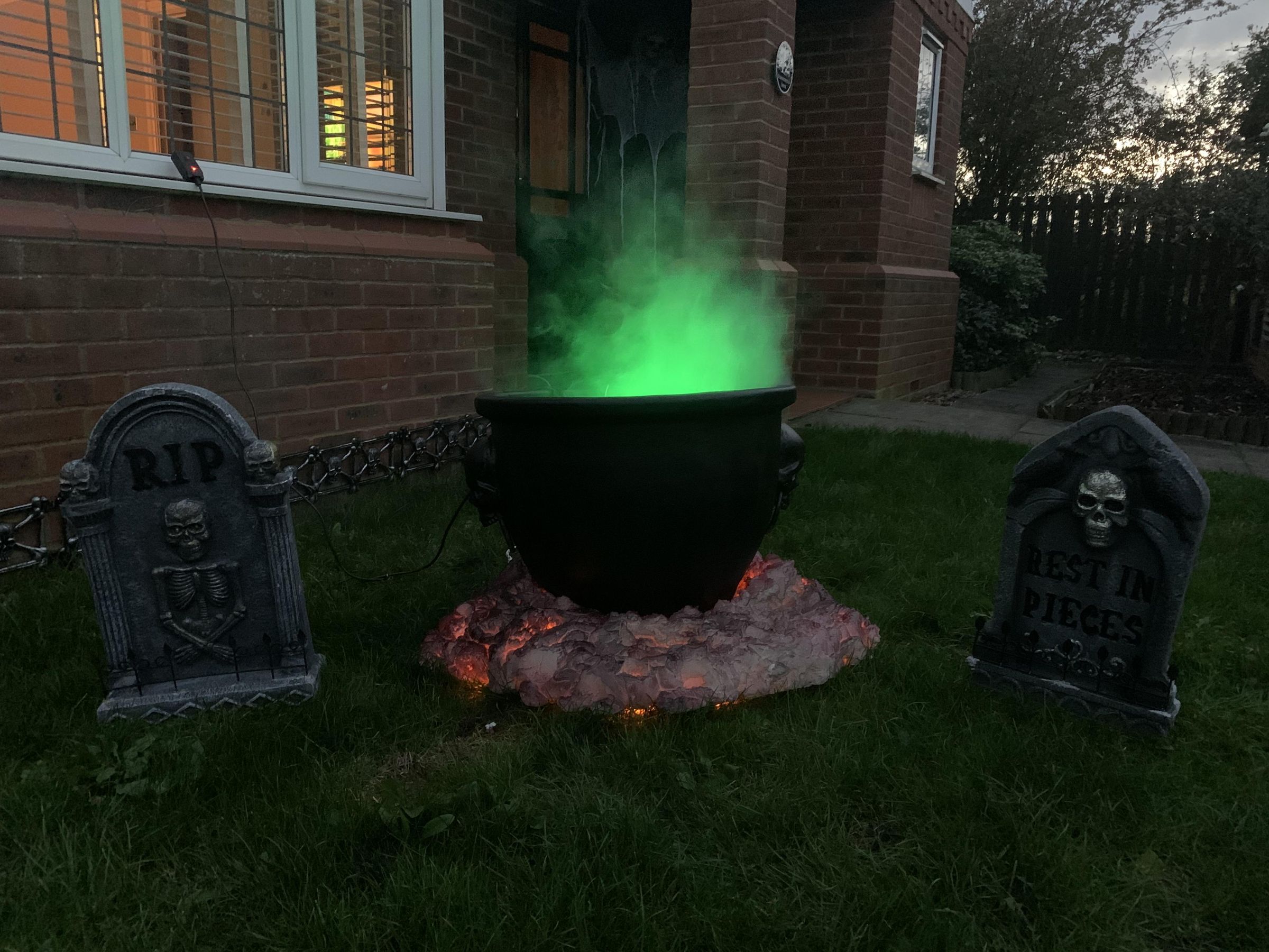 Witch's Cauldron : 8 Steps (with Pictures) - Instructables