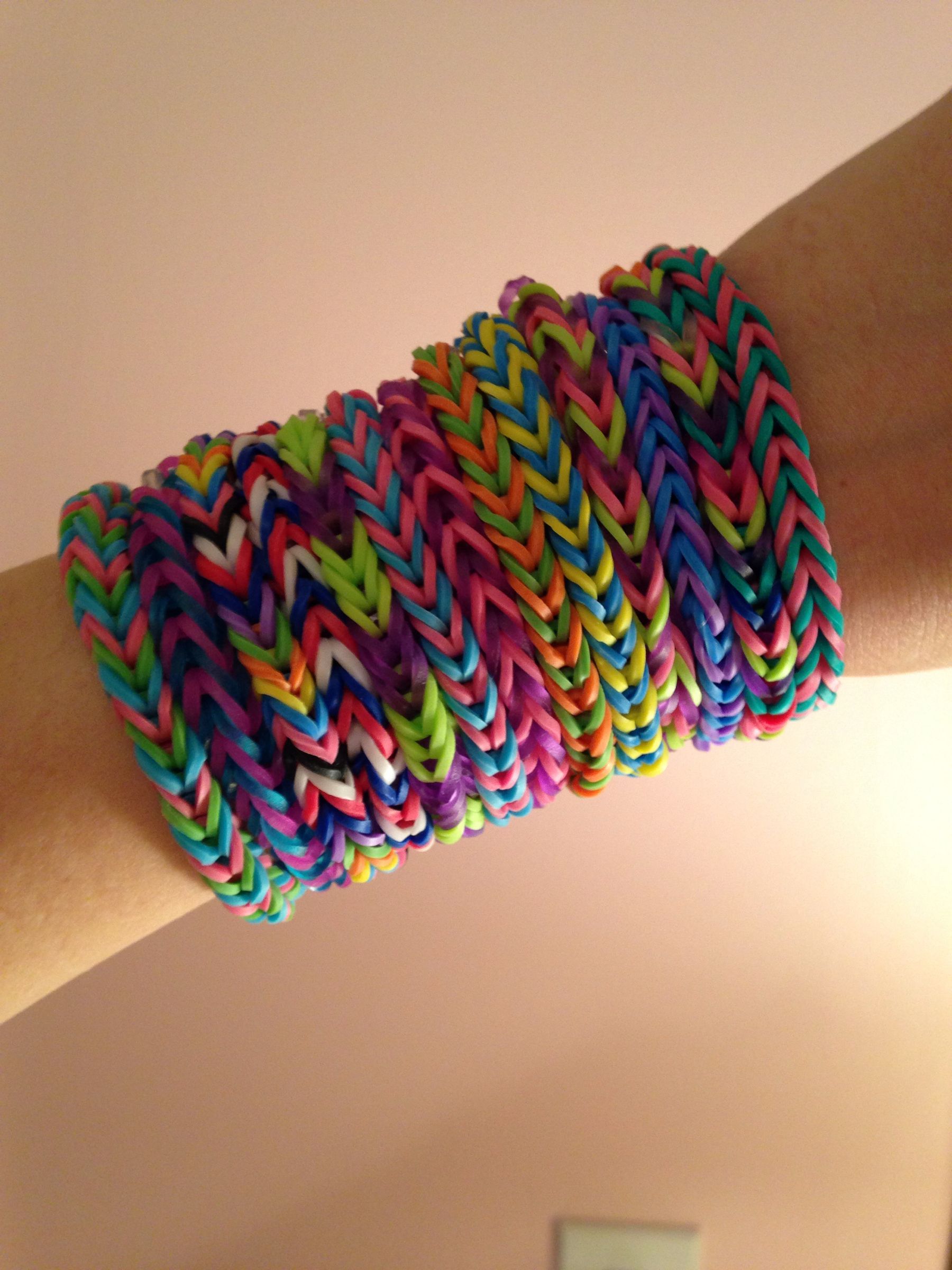 Fishtail Rubber Band Bracelet : 11 Steps - Instructables