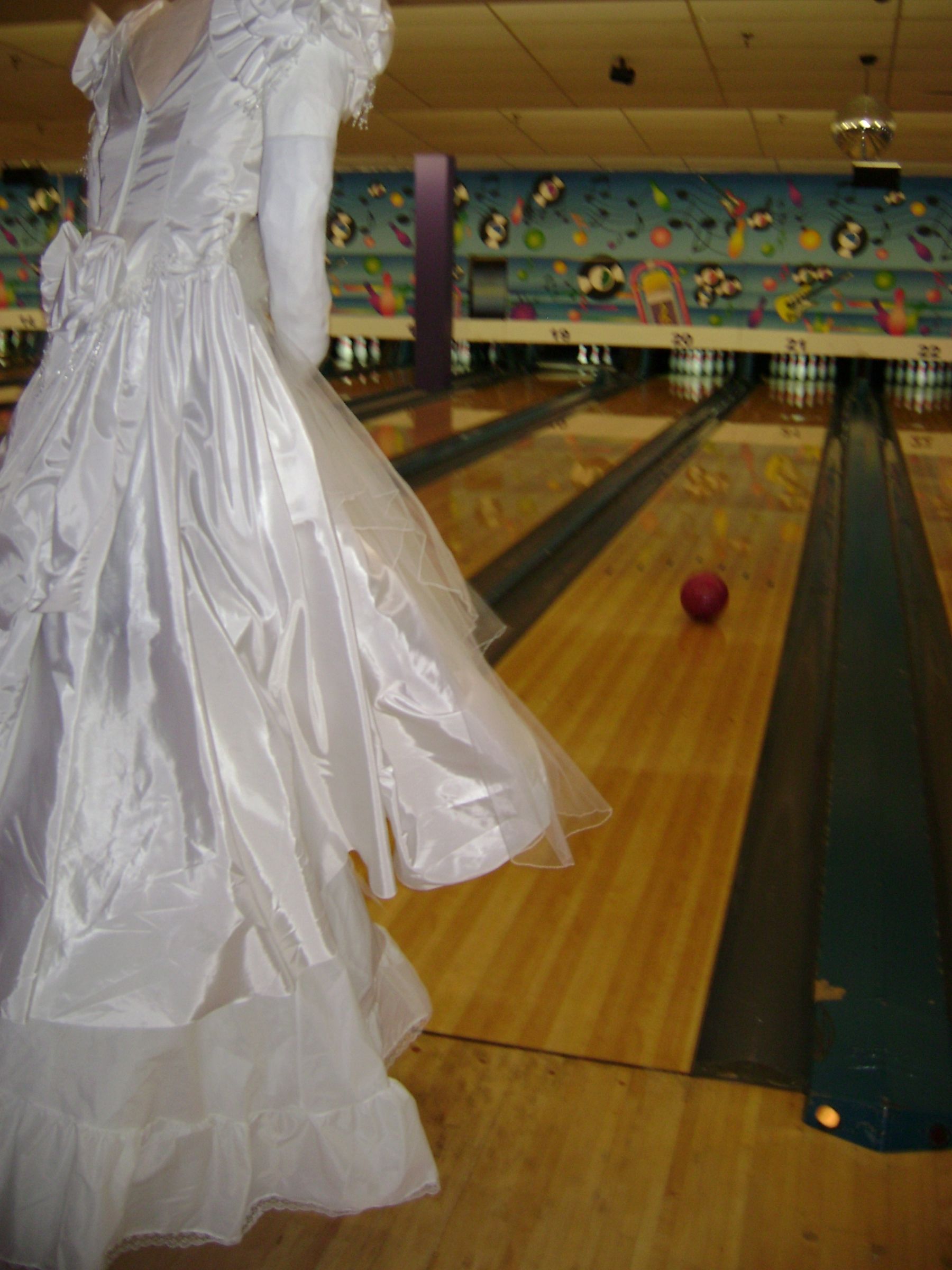 Headless Bride From Duct Tape : 10 Steps (with Pictures) - Instructables