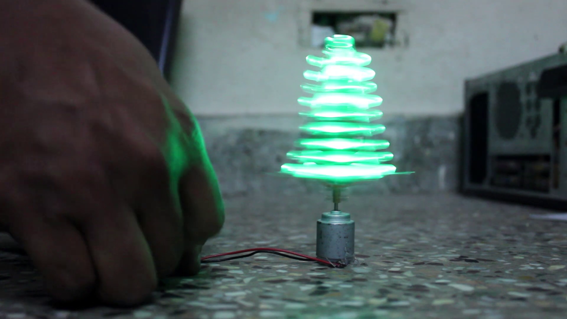 Make Rotating Christmas Tree Light Using LED's and Toy Motor : 7 Steps ...