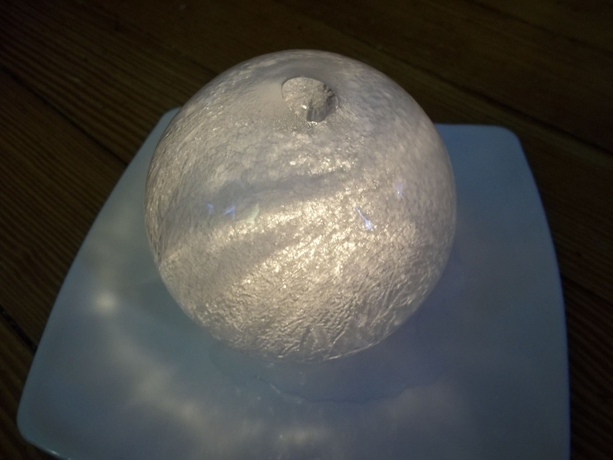 Make a Candle-lit Ice Lantern : 5 Steps (with Pictures) - Instructables