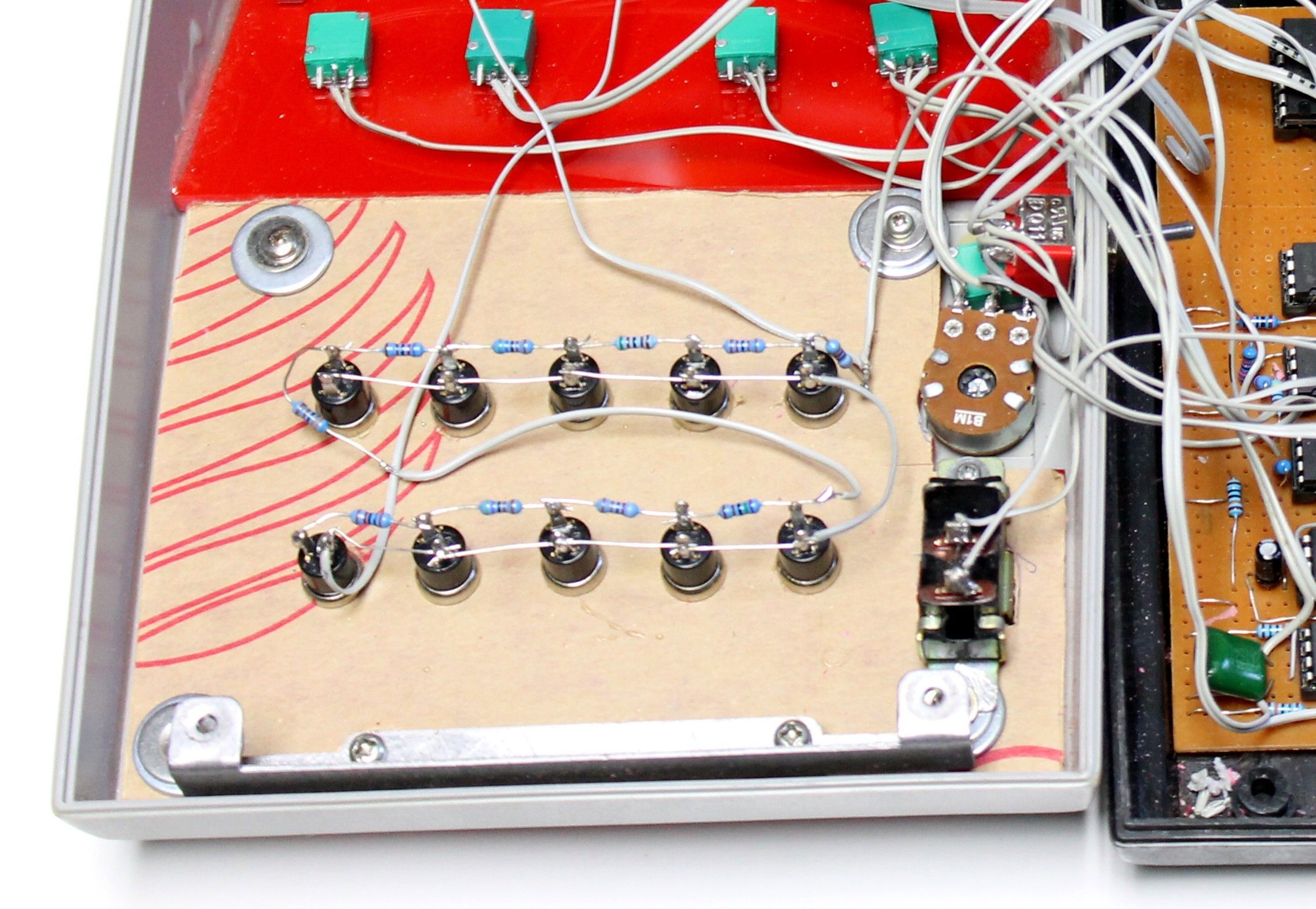 Moog Style Synth : 23 Steps (with Pictures) - Instructables
