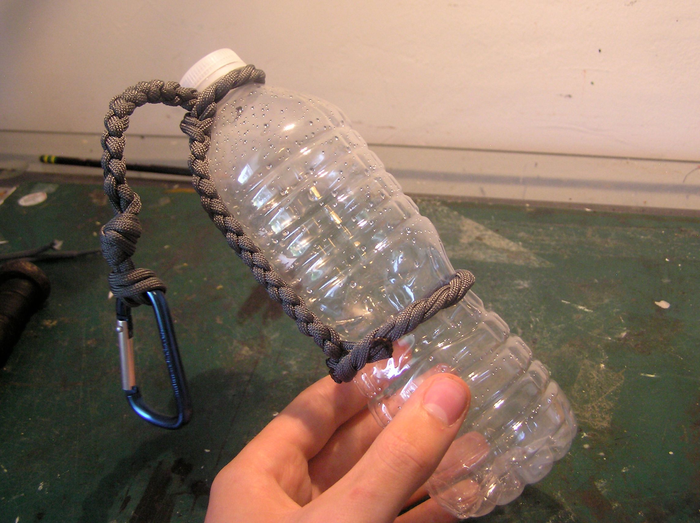 Paracord Water Jug Harness. : 6 Steps (with Pictures) - Instructables