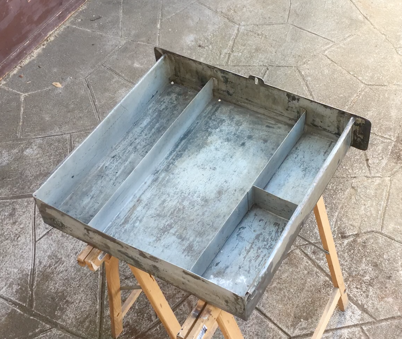 Metal Workbench Restoration : 4 Steps (with Pictures) - Instructables