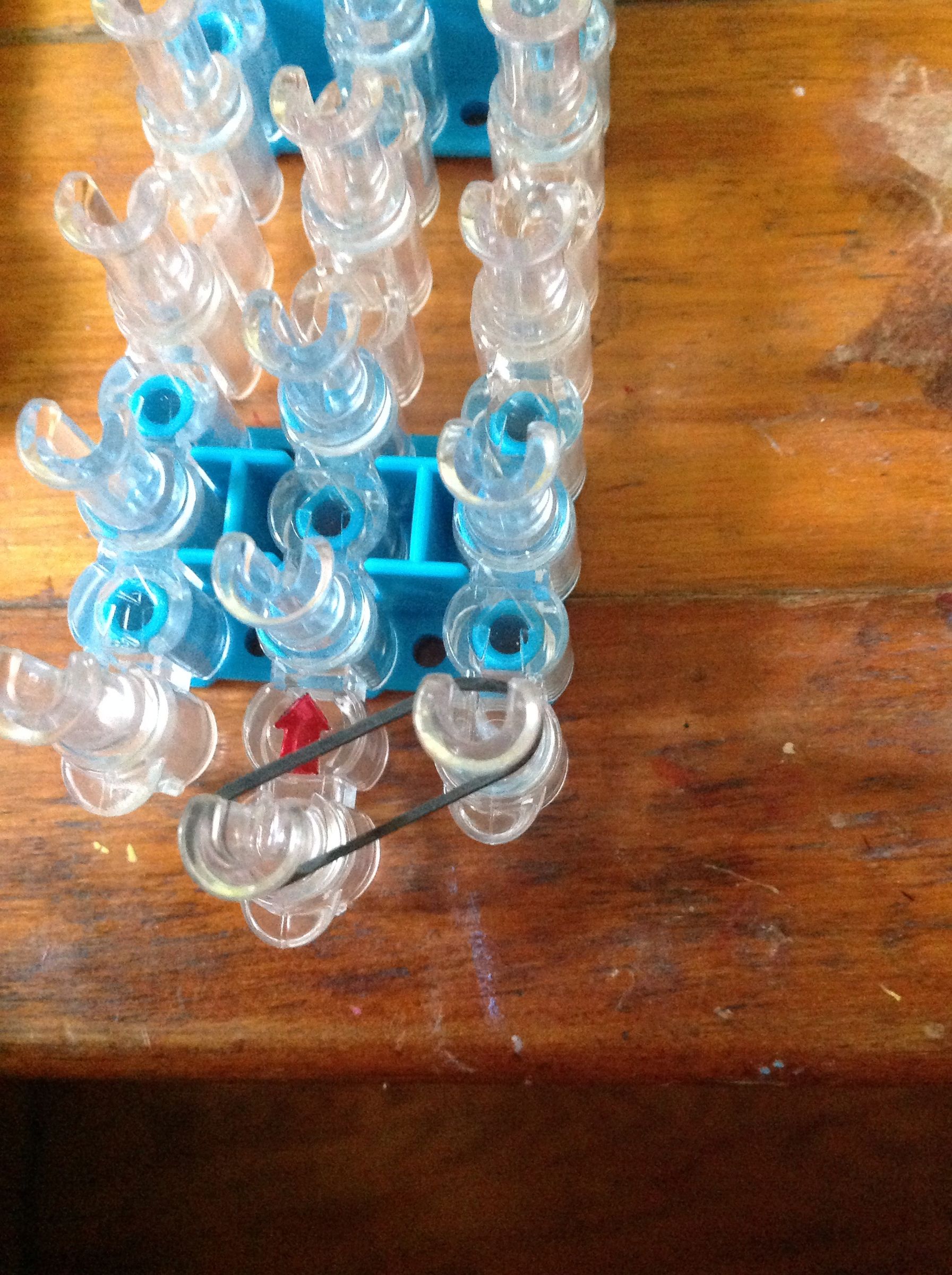 Rainbow Loom: Single Chain Bracelet : 5 Steps - Instructables