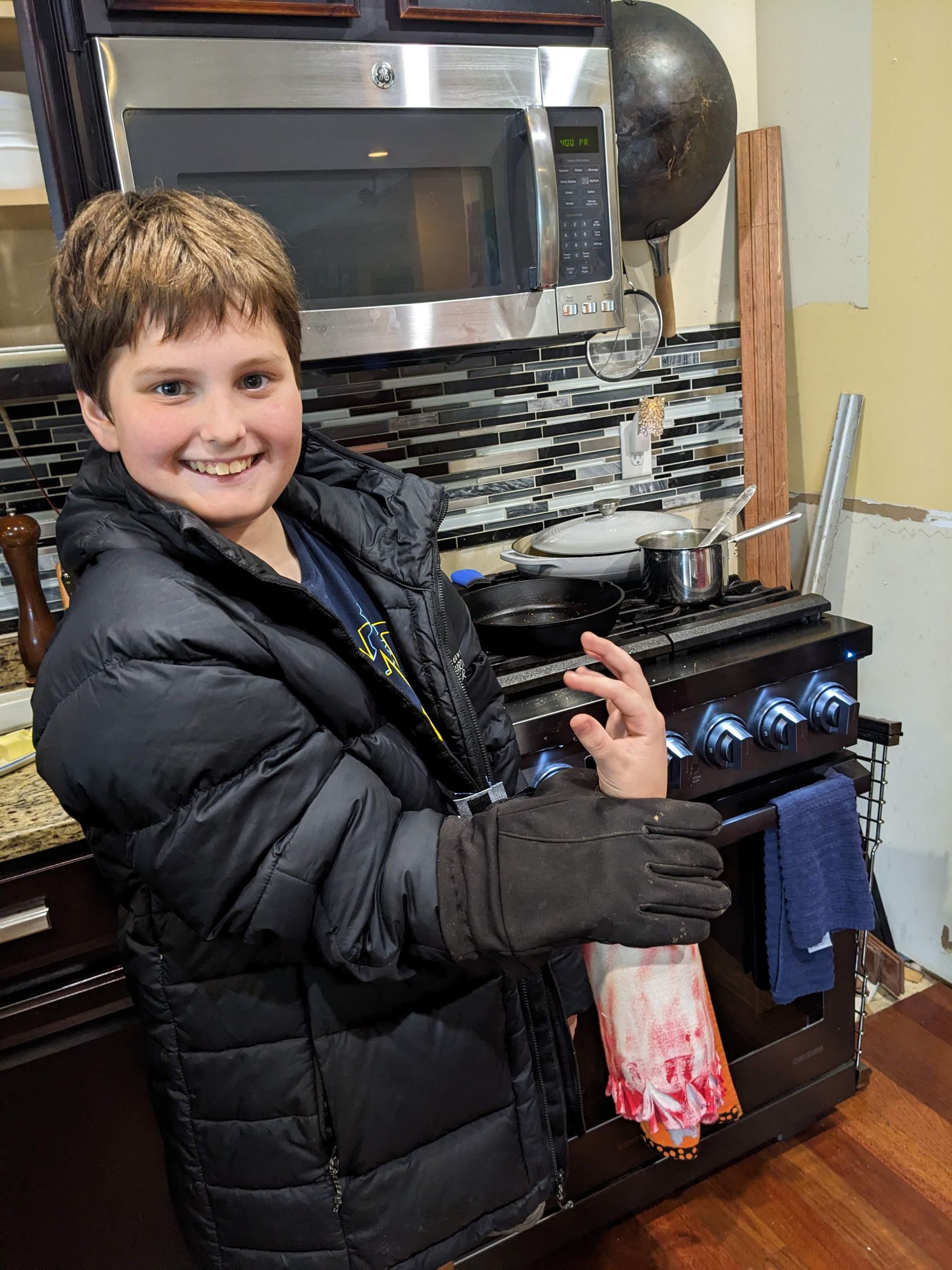 The Living Severed Hand! : 9 Steps (with Pictures) - Instructables