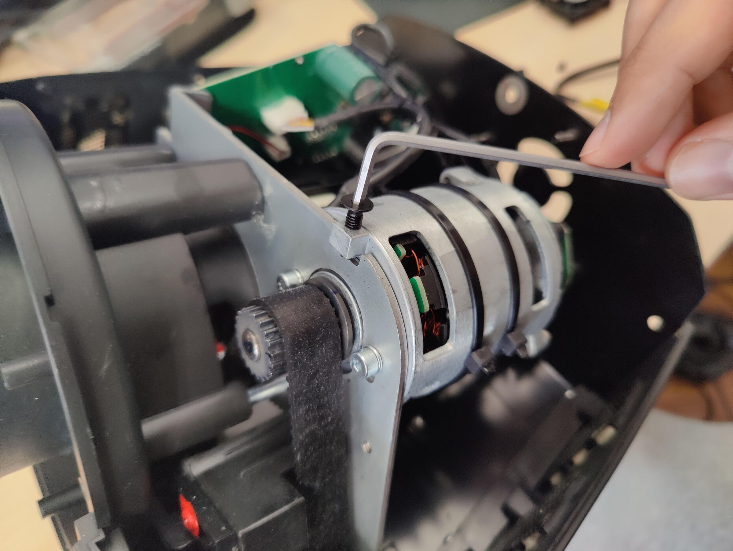 Thrustmaster TS-PC Racer (also TS-WX) Noctua Exhaust Fan Mod : 8 Steps (with Pictures ...