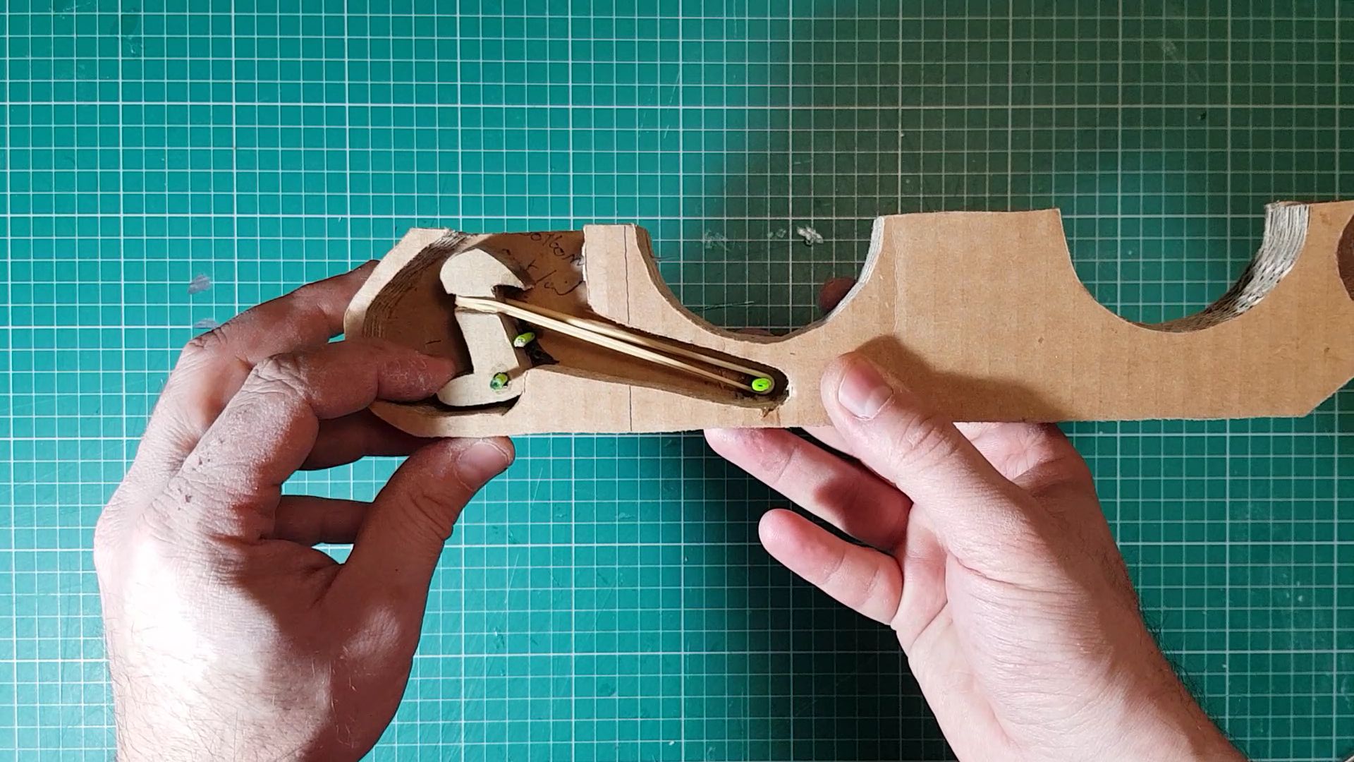 DIY Working Cardboard Handcuffs : 6 Steps (with Pictures) - Instructables