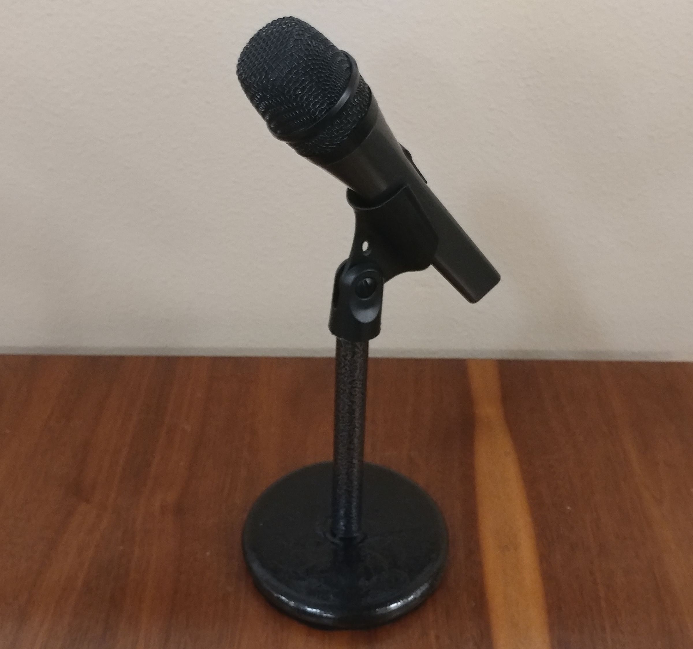 Professional Looking Mini Mic Stand on the Cheap and in a Hurry : 7 ...