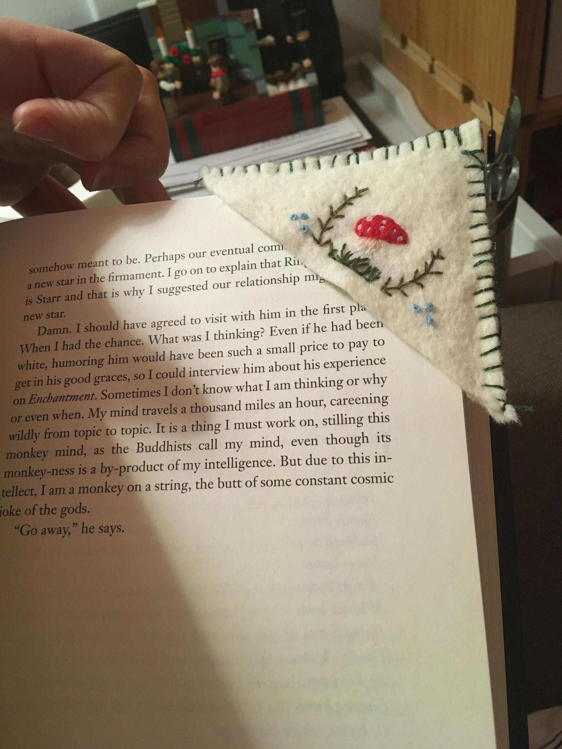 Embroidered Corner Bookmarks : 5 Steps (with Pictures) - Instructables