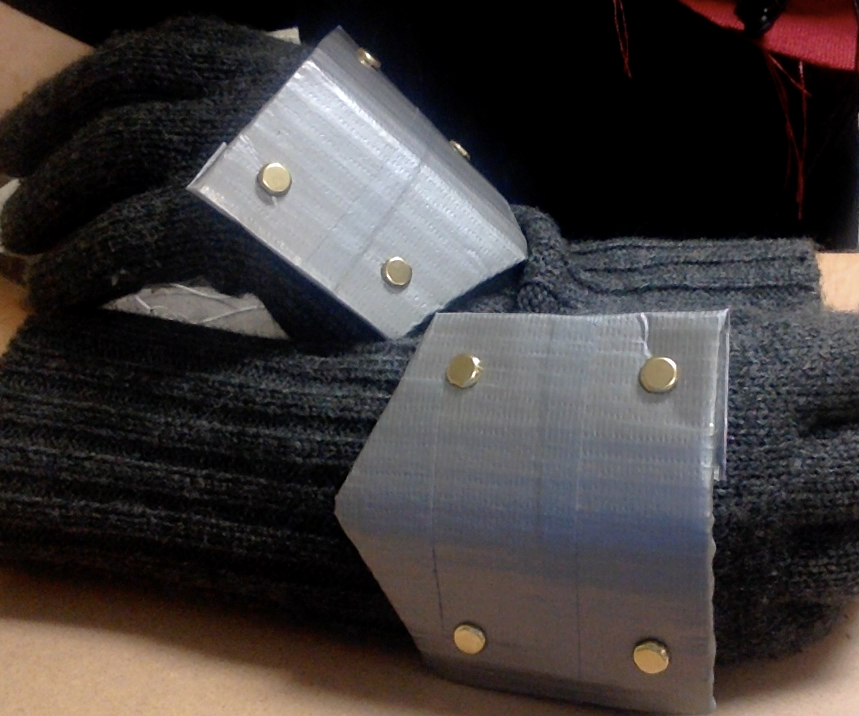 Cardboard Plate Gauntlet Lvl 1 : 5 Steps - Instructables