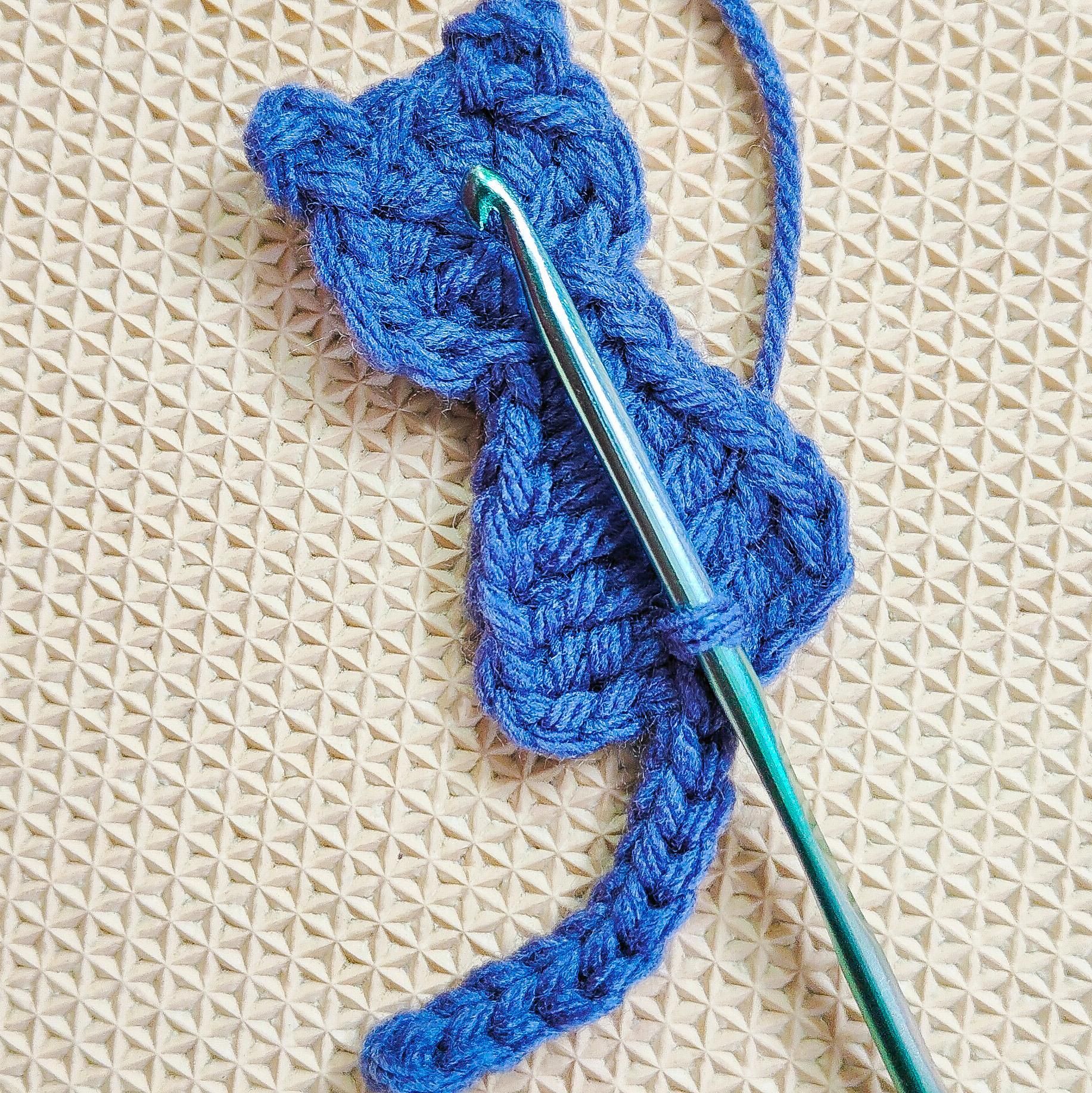 Crochet Cat Applique With Starting Chains : 6 Steps (with Pictures ...