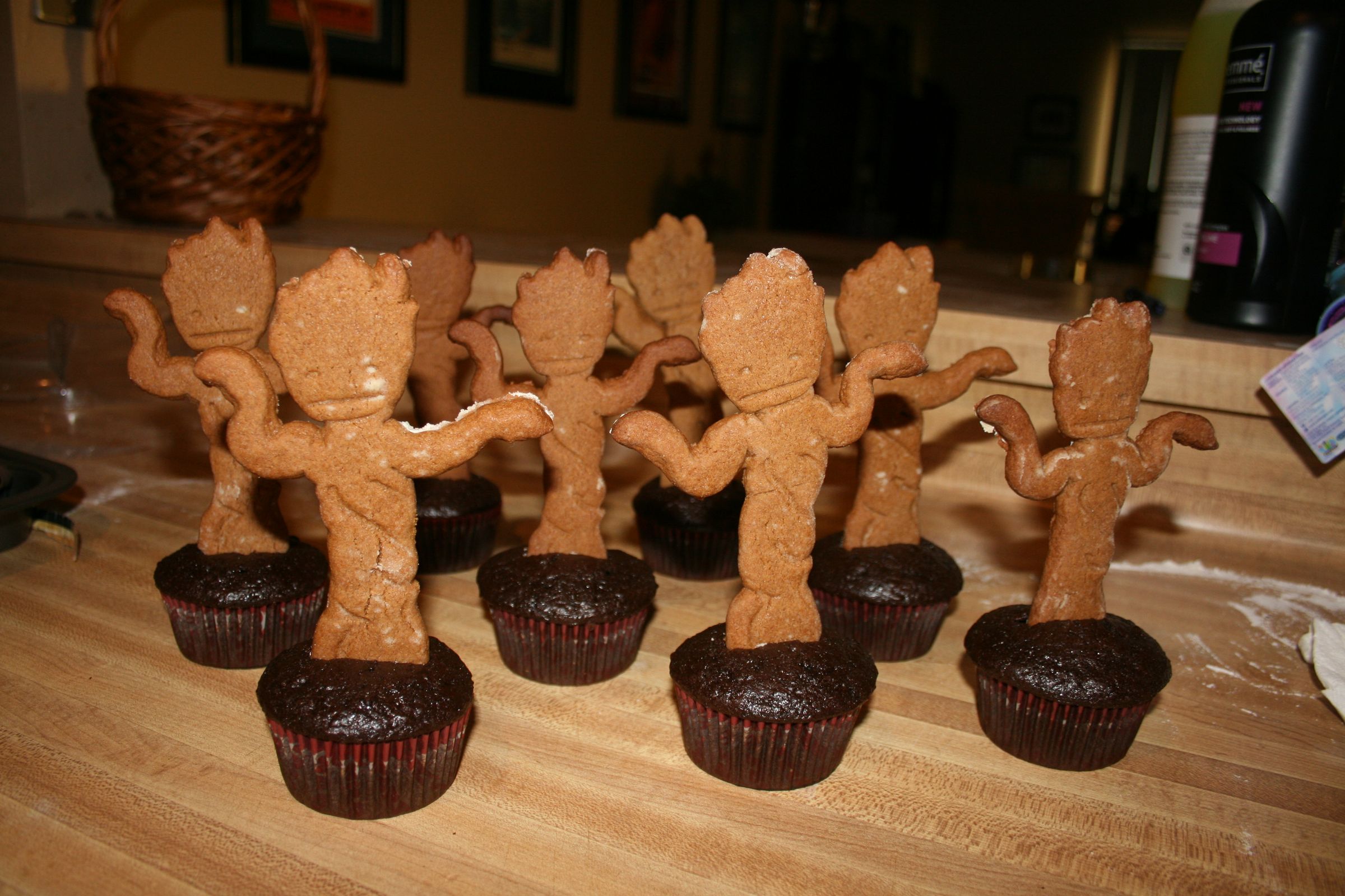 Baby Groot Cupcakes : 6 Steps - Instructables