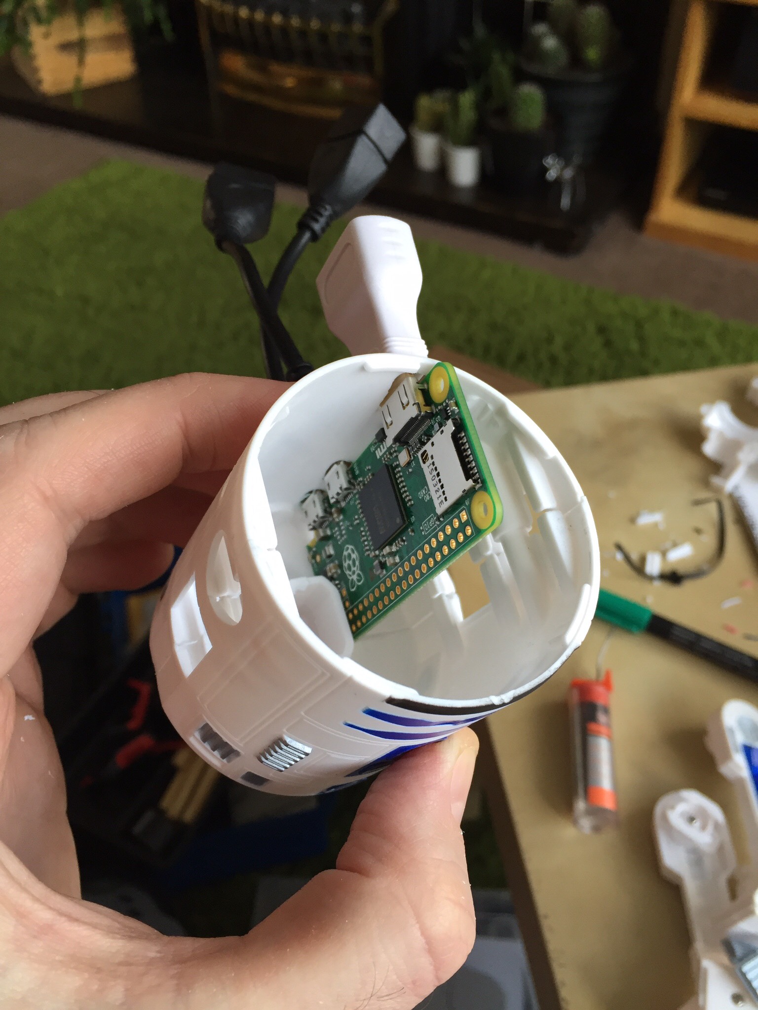 R2D2 Raspberry Pi Zero Retro Gaming Machine! : 5 Steps (with Pictures ...