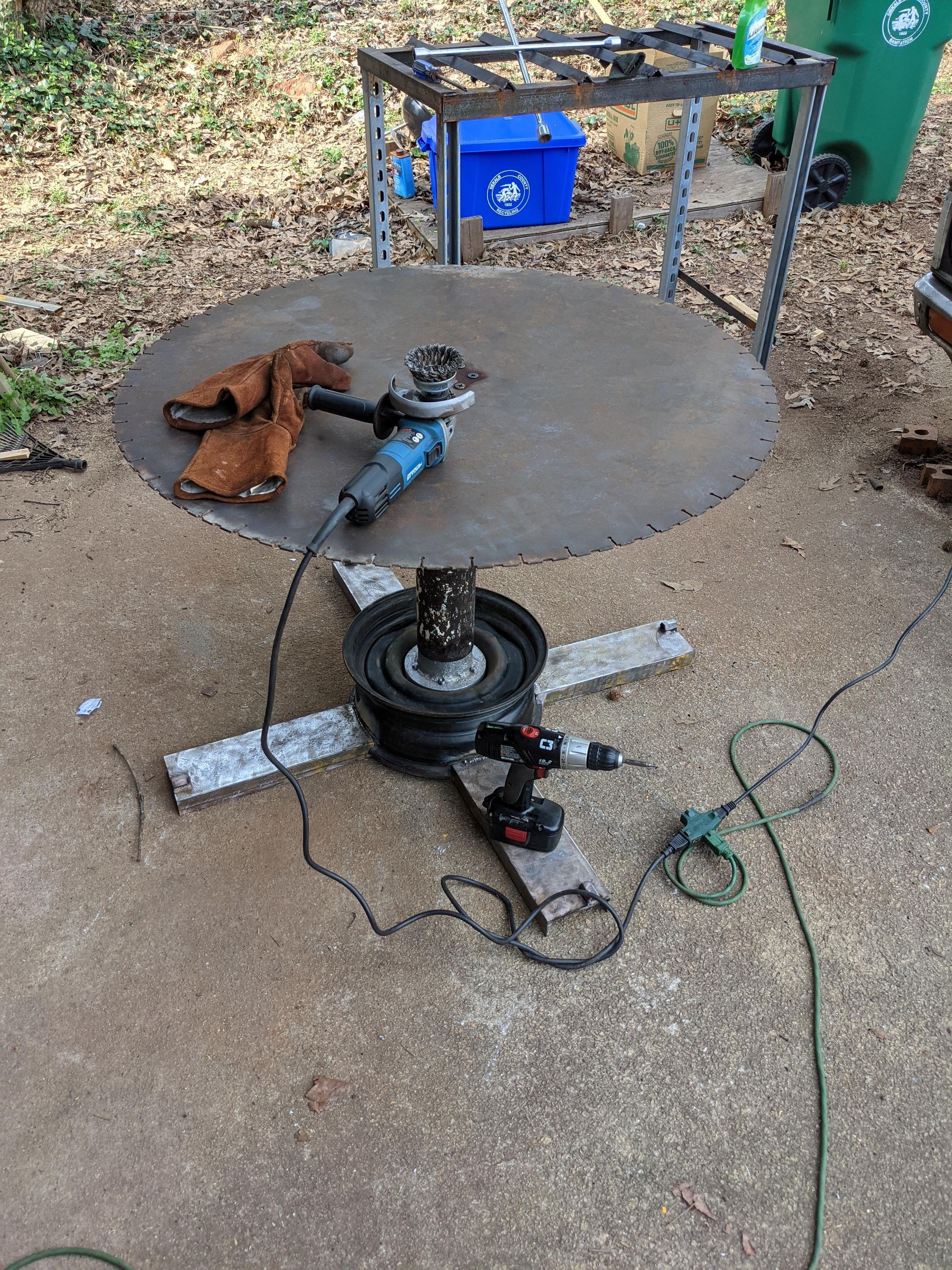 Giant Saw Blade Table! : 12 Steps (with Pictures) - Instructables