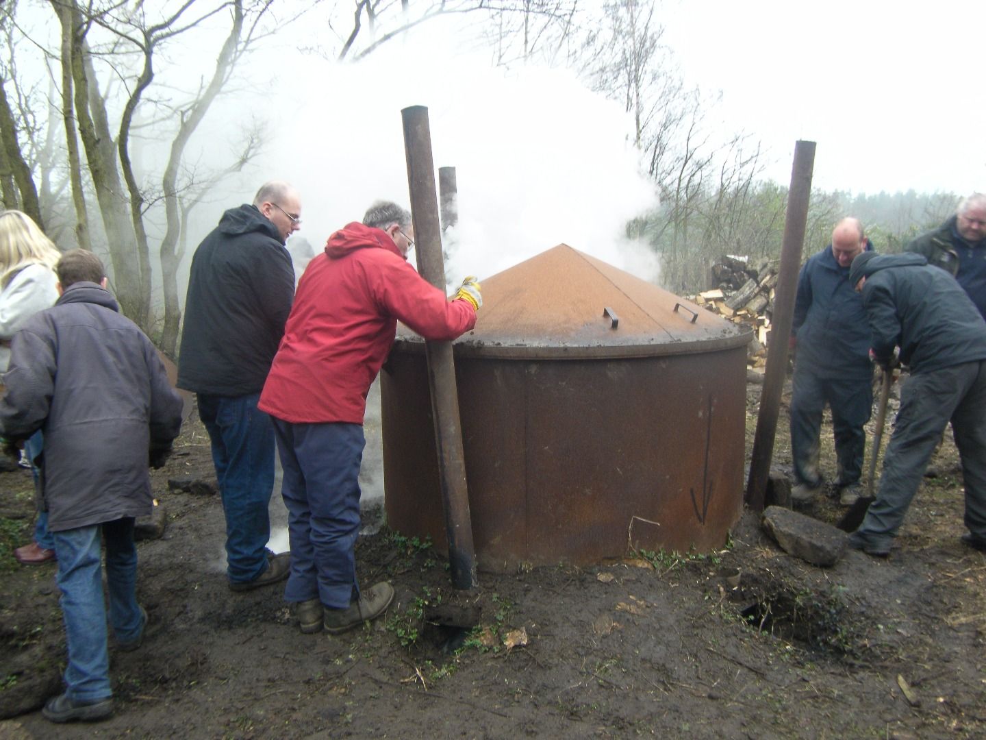 Large Scale Charcoal Production : 8 Steps (with Pictures) - Instructables