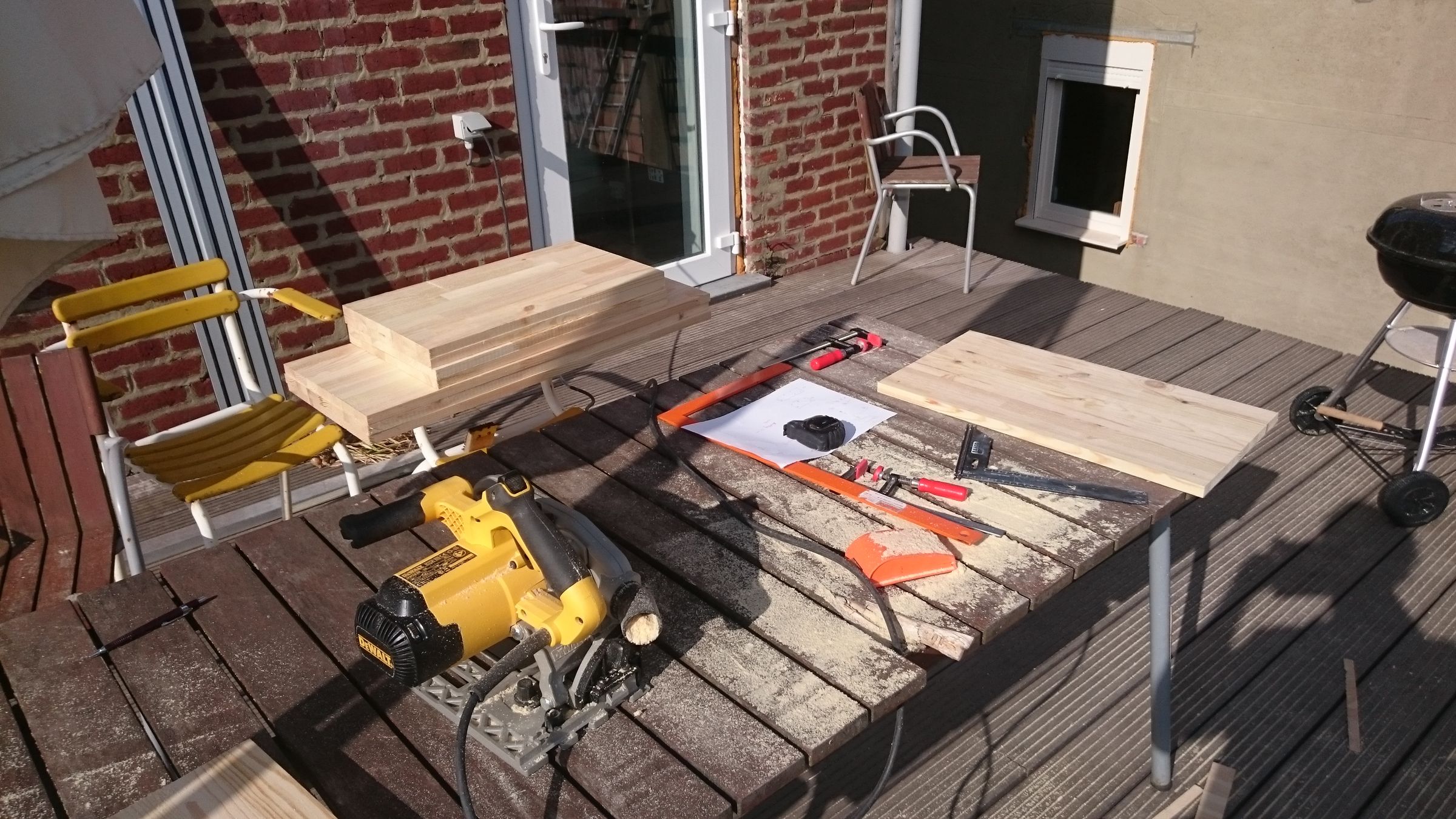 Threaded Rod Bookcase : 3 Steps - Instructables