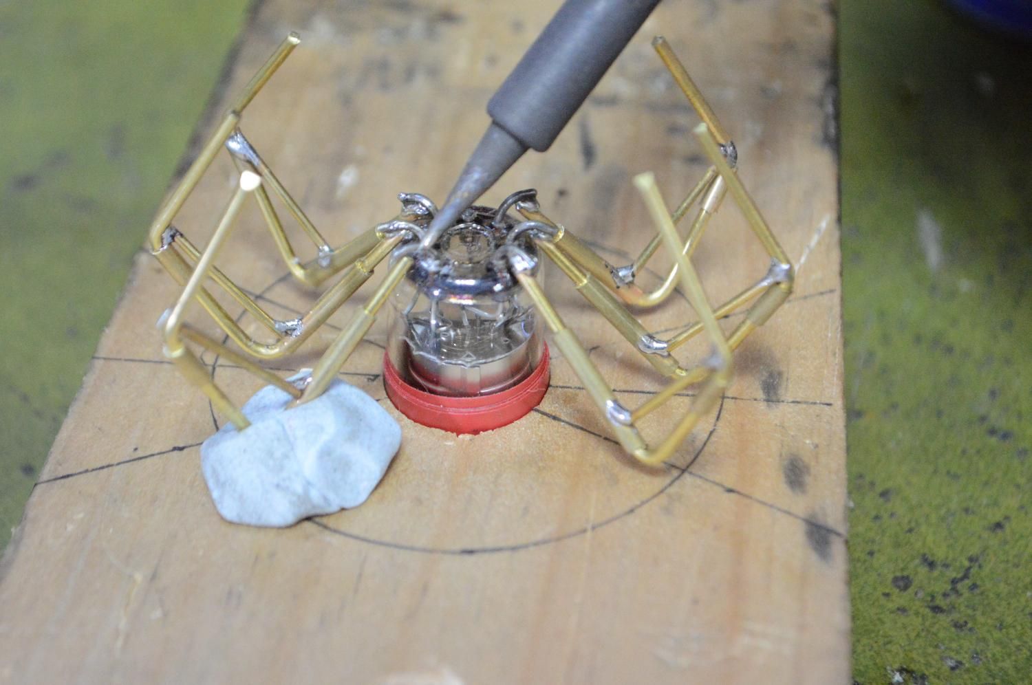 Make a Mechanical Bug From a Vacuum Tube : 8 Steps (with Pictures ...