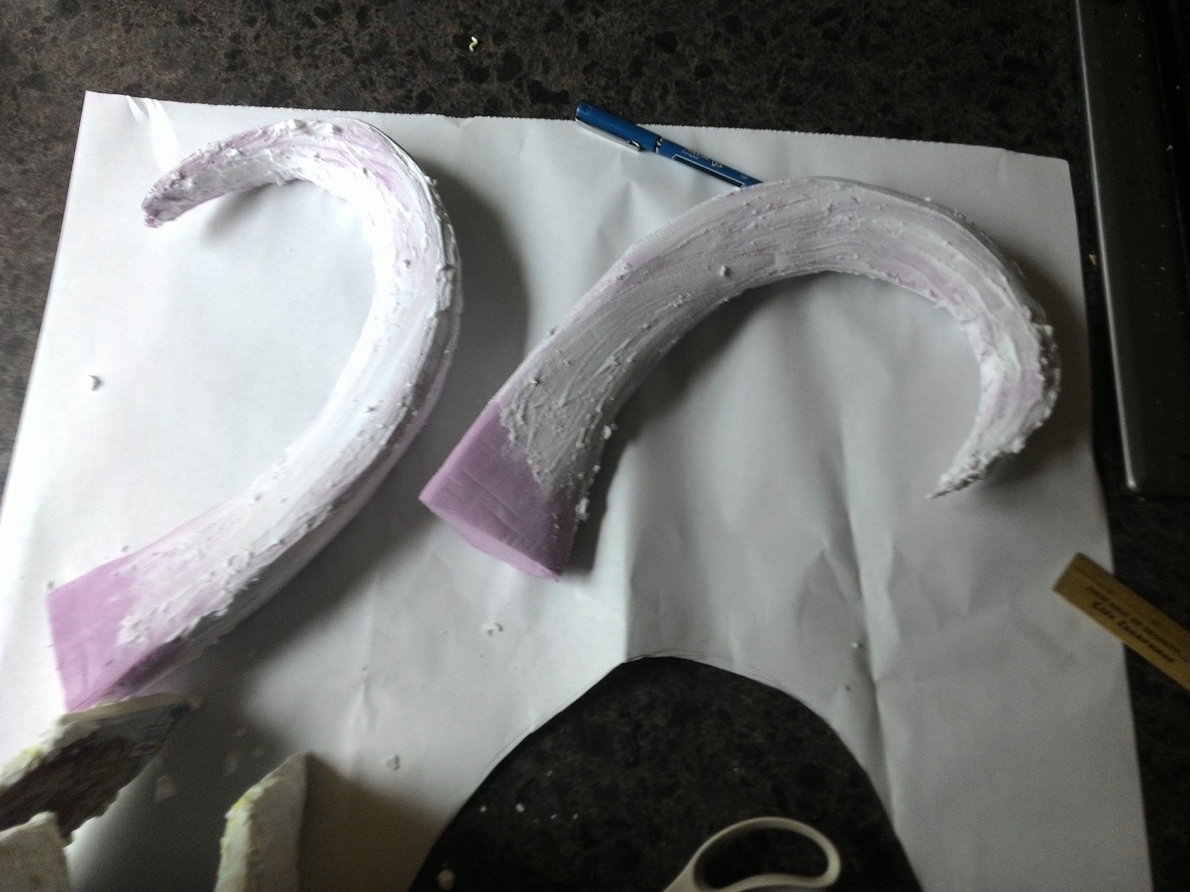 How to Make Loki's Helmet : 11 Steps (with Pictures) - Instructables