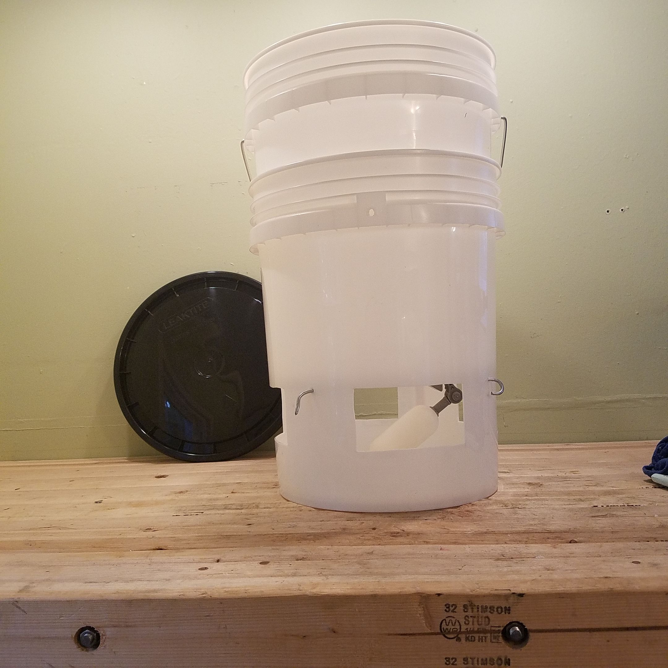 Clean 5-Gallon Chicken Waterer : 6 Steps - Instructables