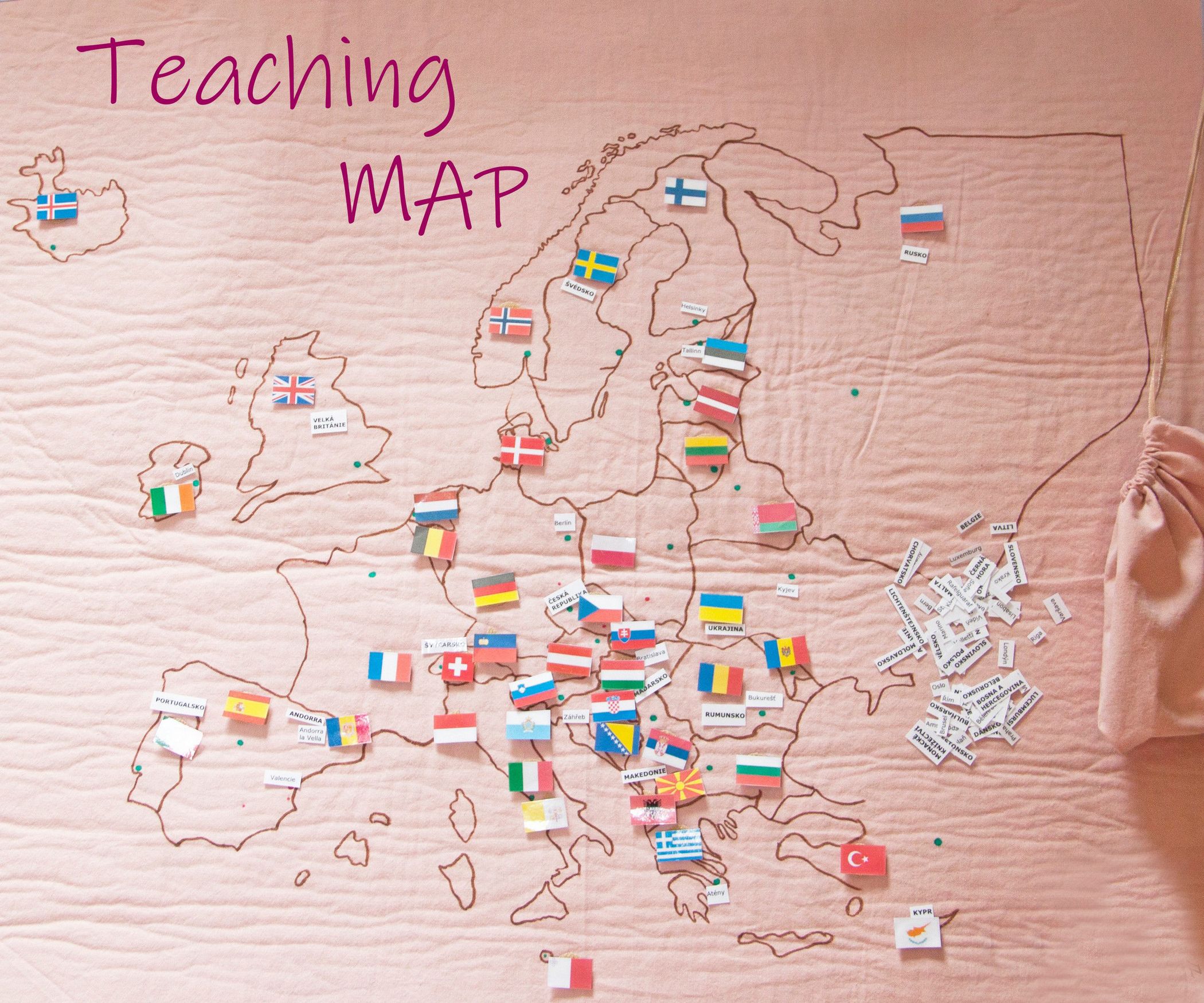 Teaching Map (also for Hanging) : 4 Steps (with Pictures) - Instructables
