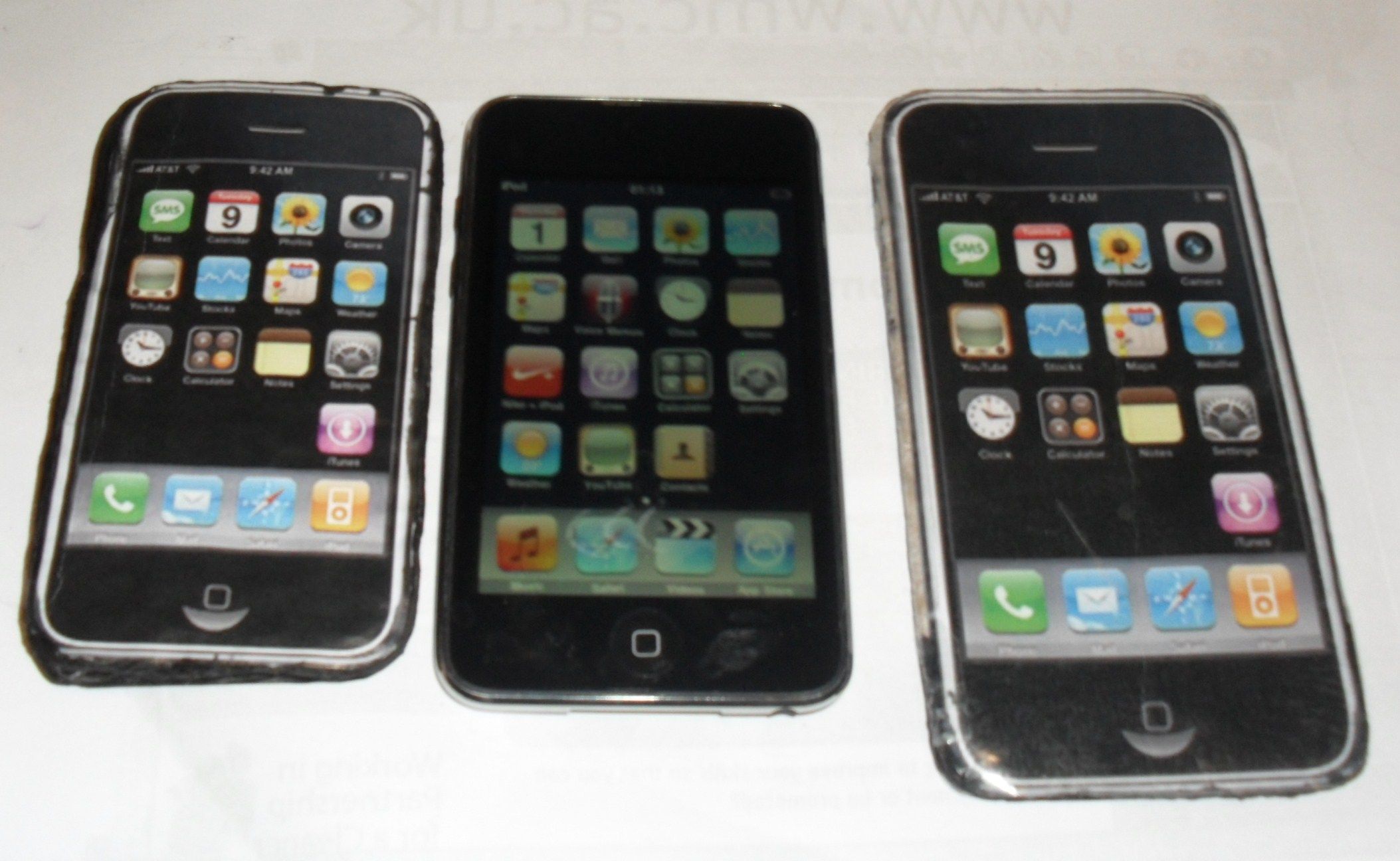 Cardboard Props: How to Make a Prop IPhone or IPad : 8 Steps ...