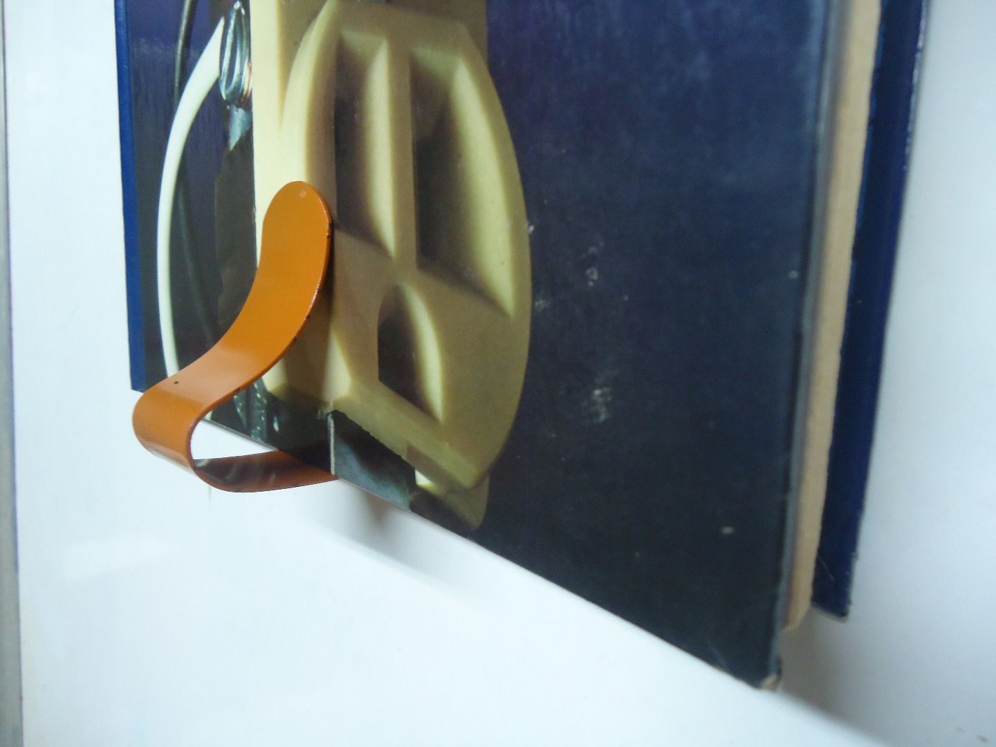Multi Thickness Book Wall Display : 3 Steps (with Pictures) - Instructables
