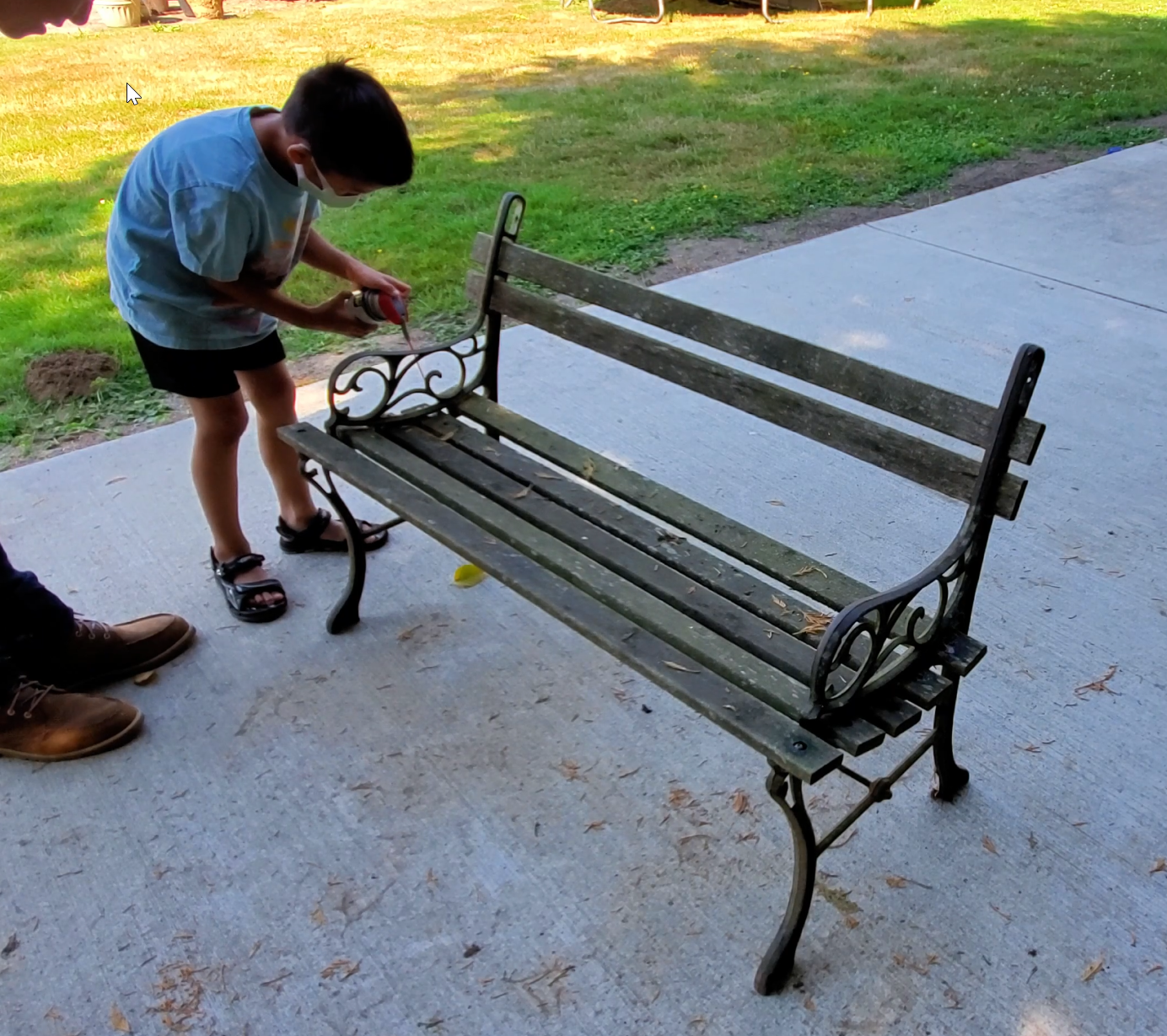 Bring New Life to an Old Garden Bench – DIY Step-by-Step Restoration ...